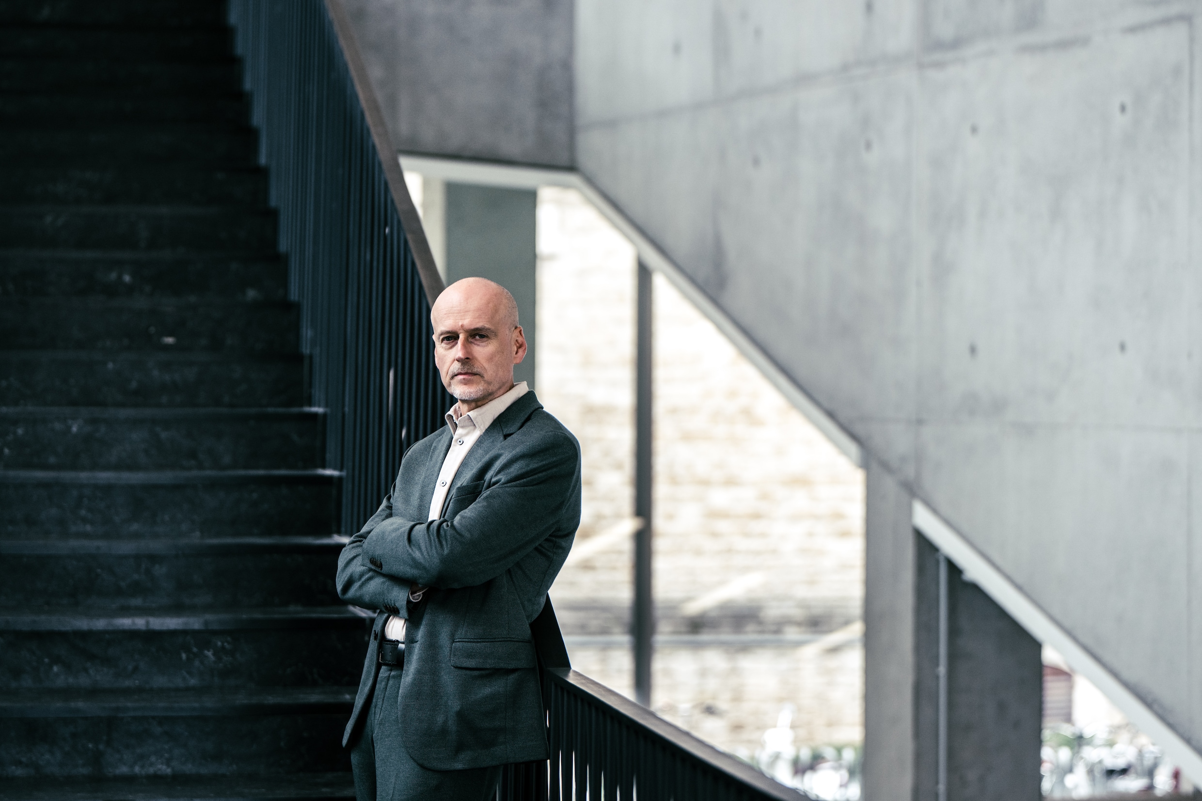 Moeten we ouderen nog een nieuwe heup geven? Deze prof pleit voor ...