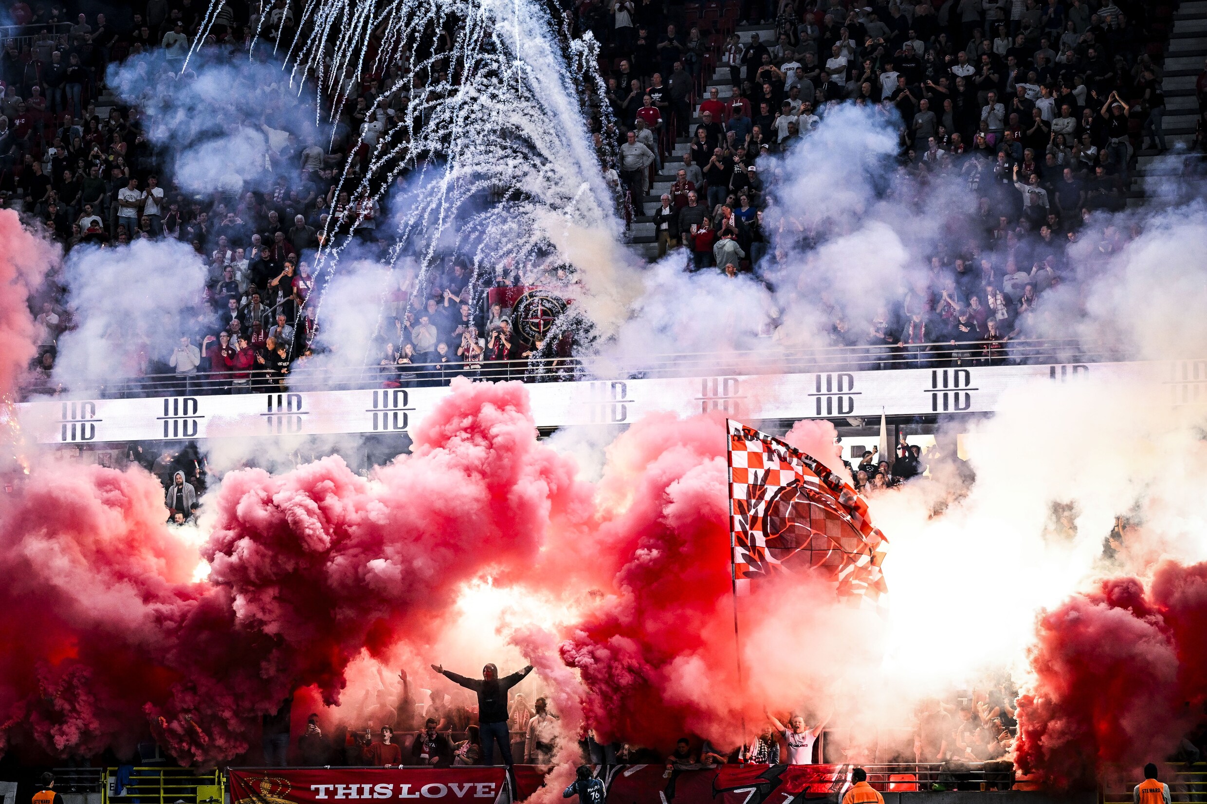 Sporteconoom Szymanski: ‘Er staat altijd een nieuwe miljardair klaar om ...