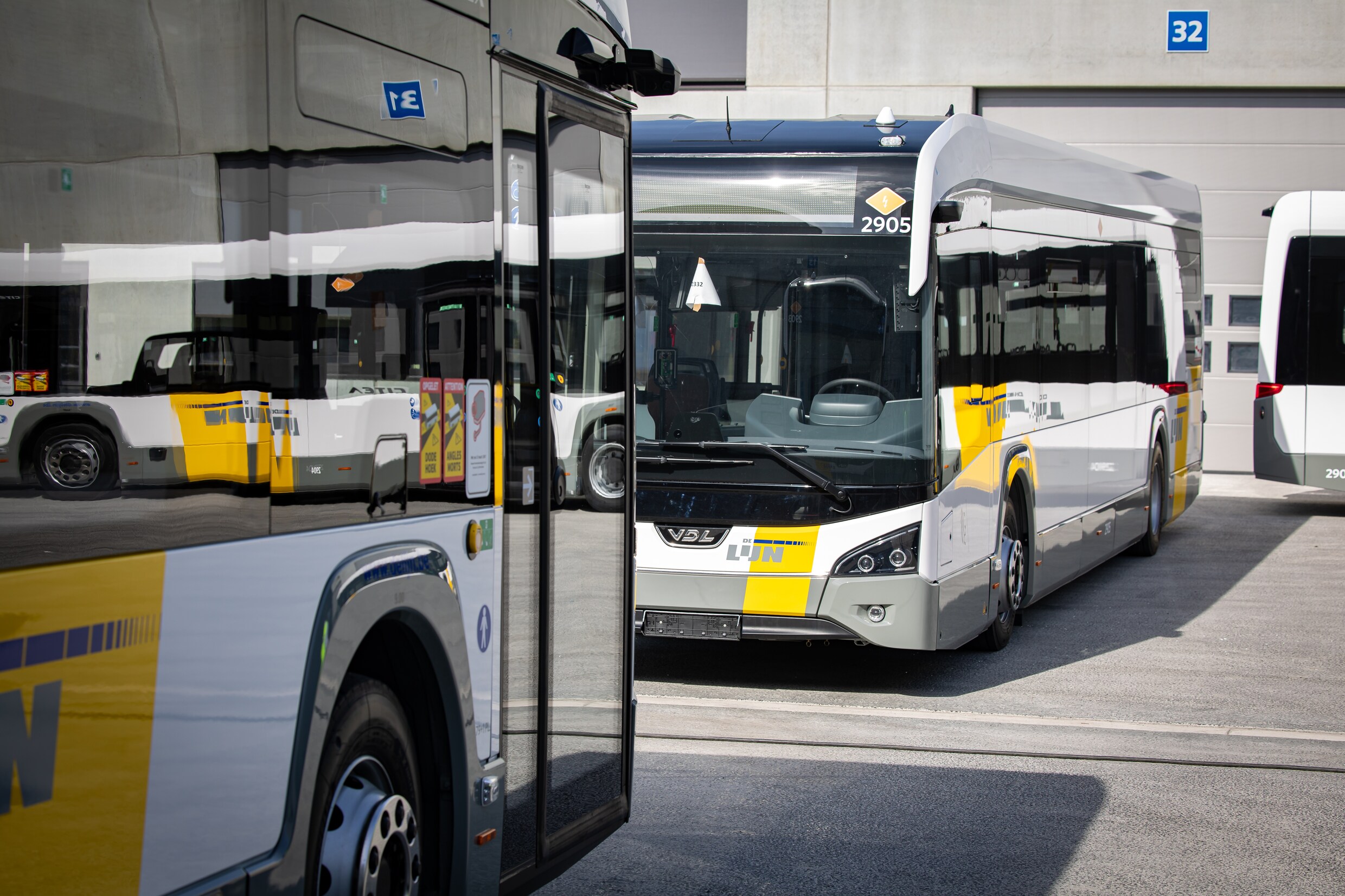 Huiszoekingen bij autocarbedrijven die rijden voor De Lijn en TEC | De ...
