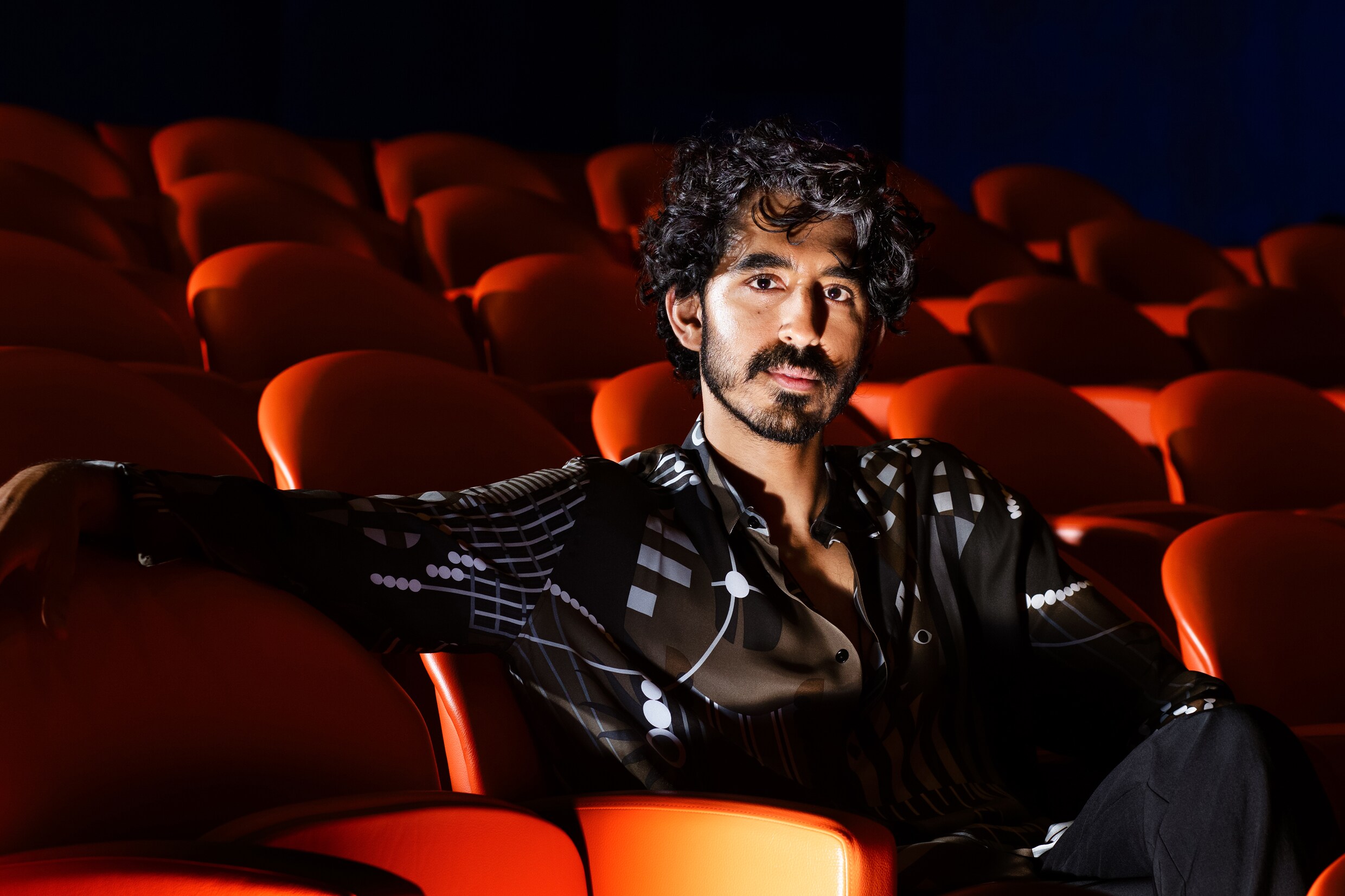 Hoe wordt Dev Patel een actieheld? Door zichzelf te regisseren | De Morgen