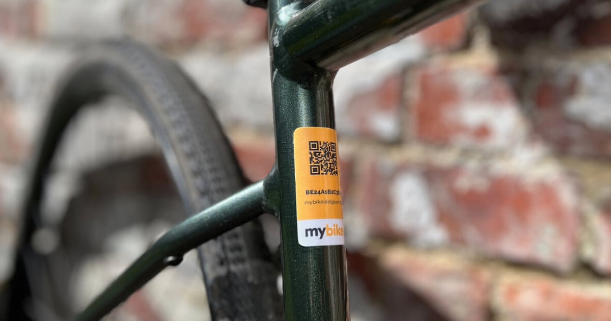Nieuwe onverwijderbare sticker moet helpen bij fietsdiefstal | De Morgen