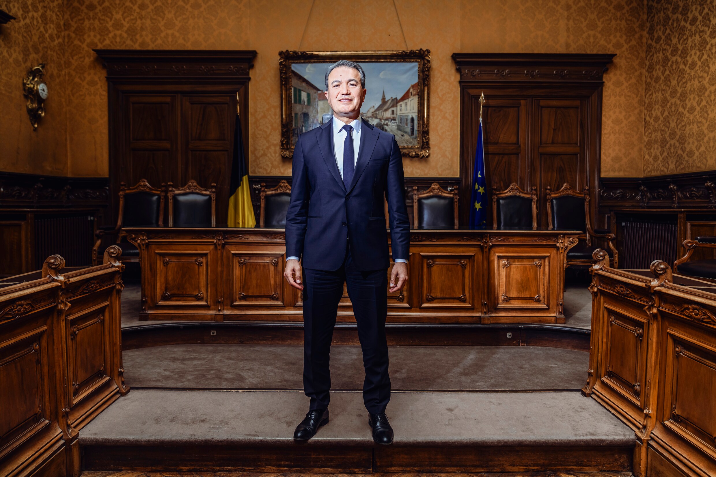 Burgemeester Emir Kir: ‘Het is niet onbeduidend om zulke duistere ...