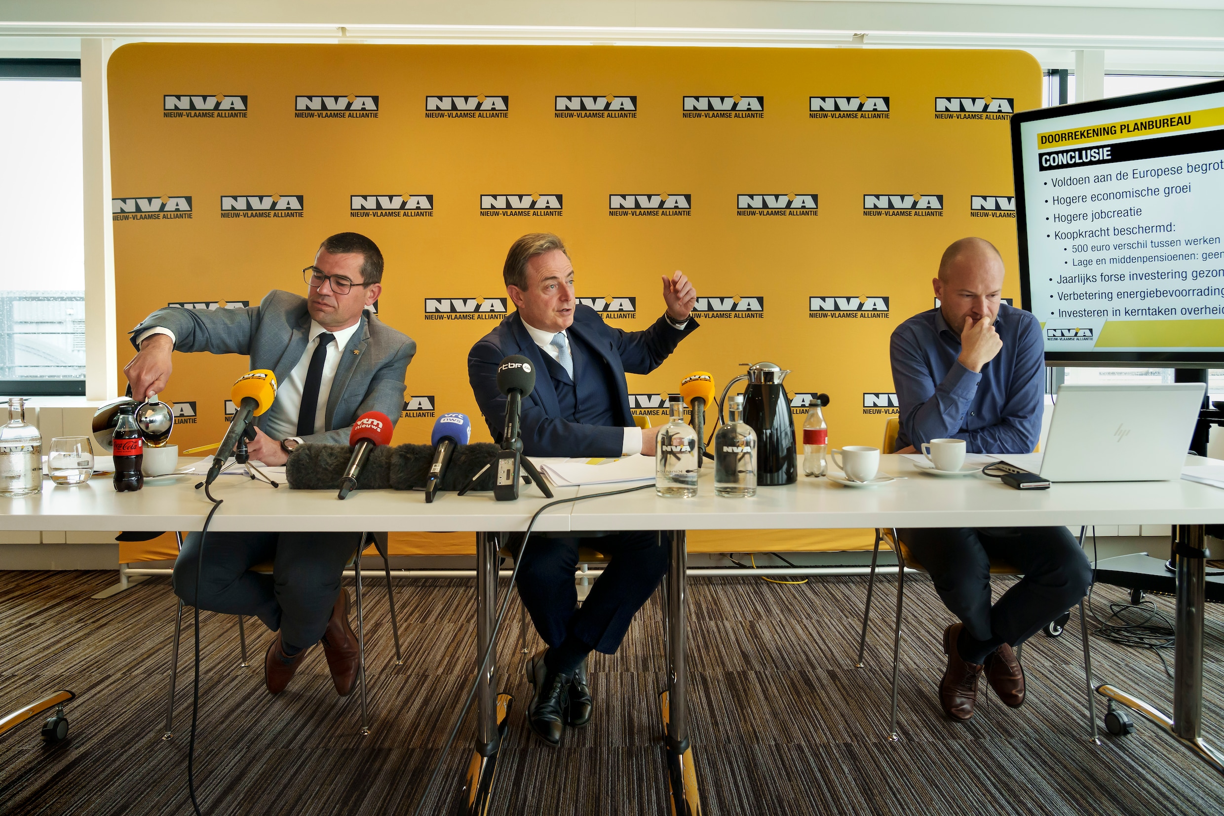 Het 2 mei-offensief van De Wever: voor miljarden euro’s aan besparingen ...