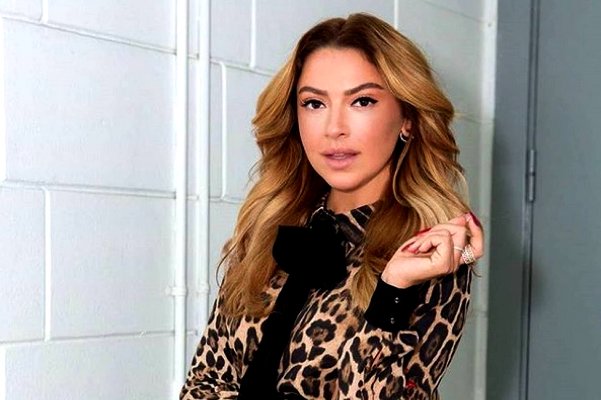 Belgisch-Turkse zangeres Hadise in Turkije ondervraagd op verdenking ...