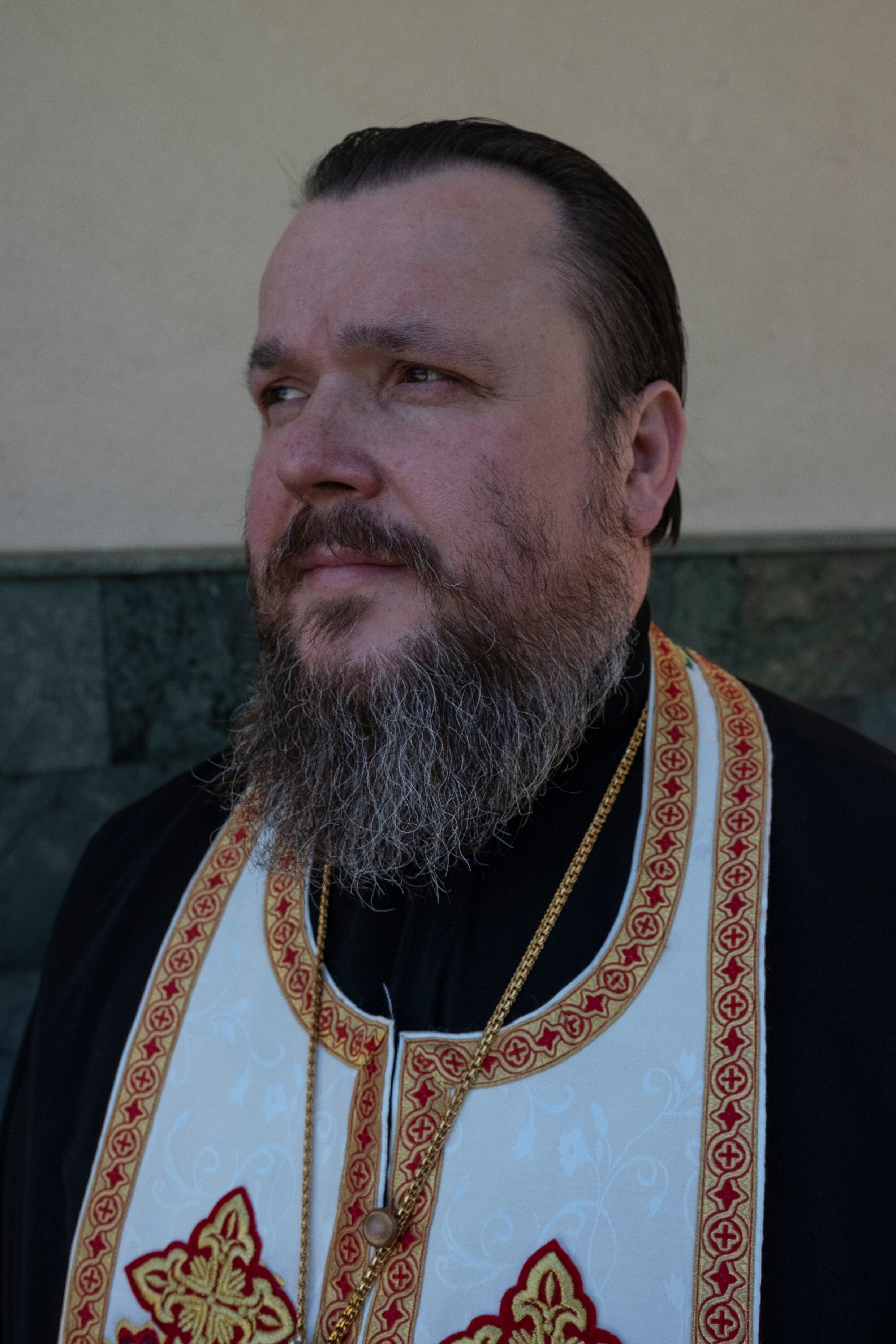 Nog snel de eieren, kaas en wijn zegenen voor de Russen in Kramatorsk ...