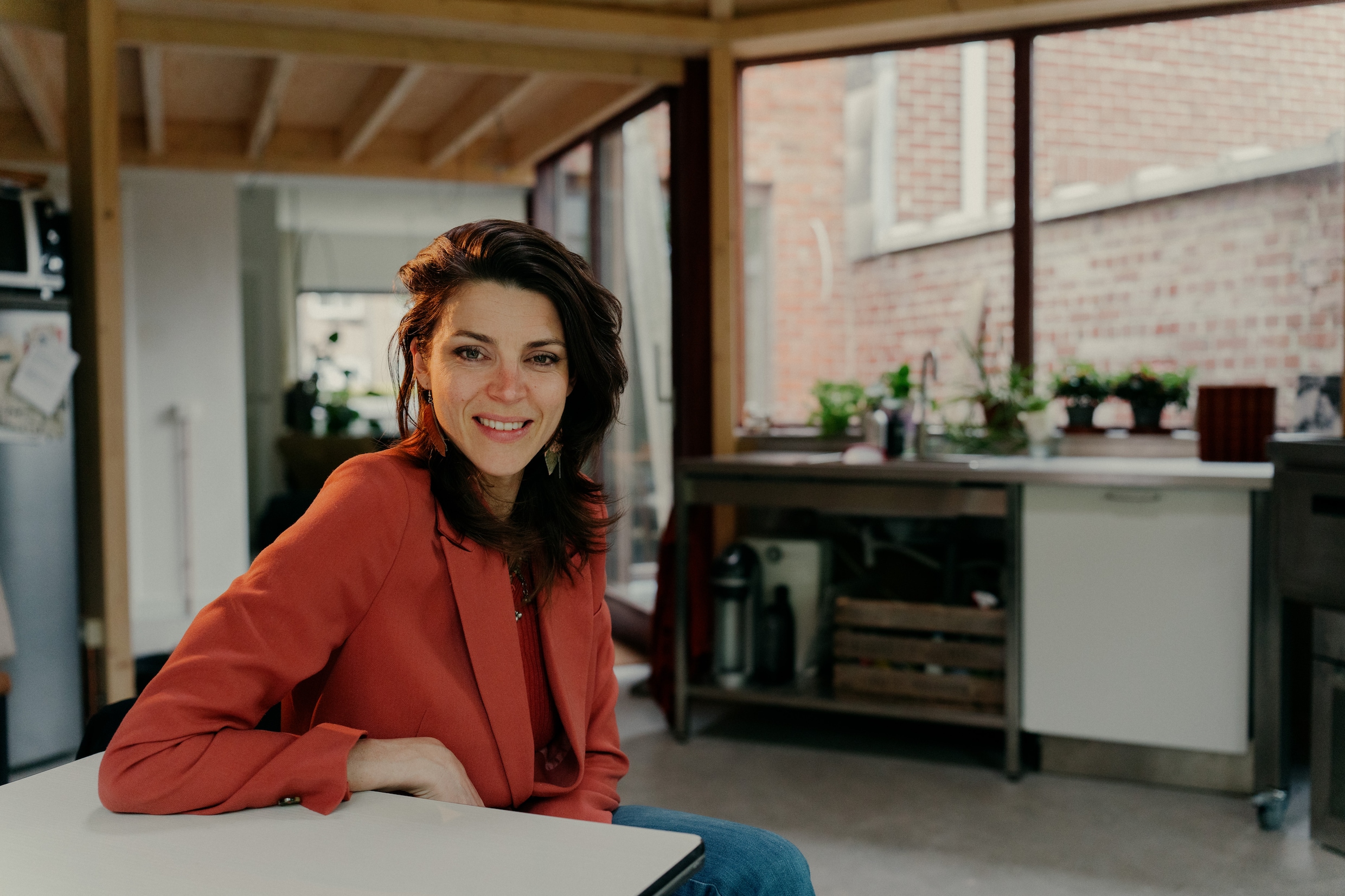 Vrouwen over hun moederdagverdriet: ‘Er valt gewoon niet aan te ontsnappen’ | De Morgen