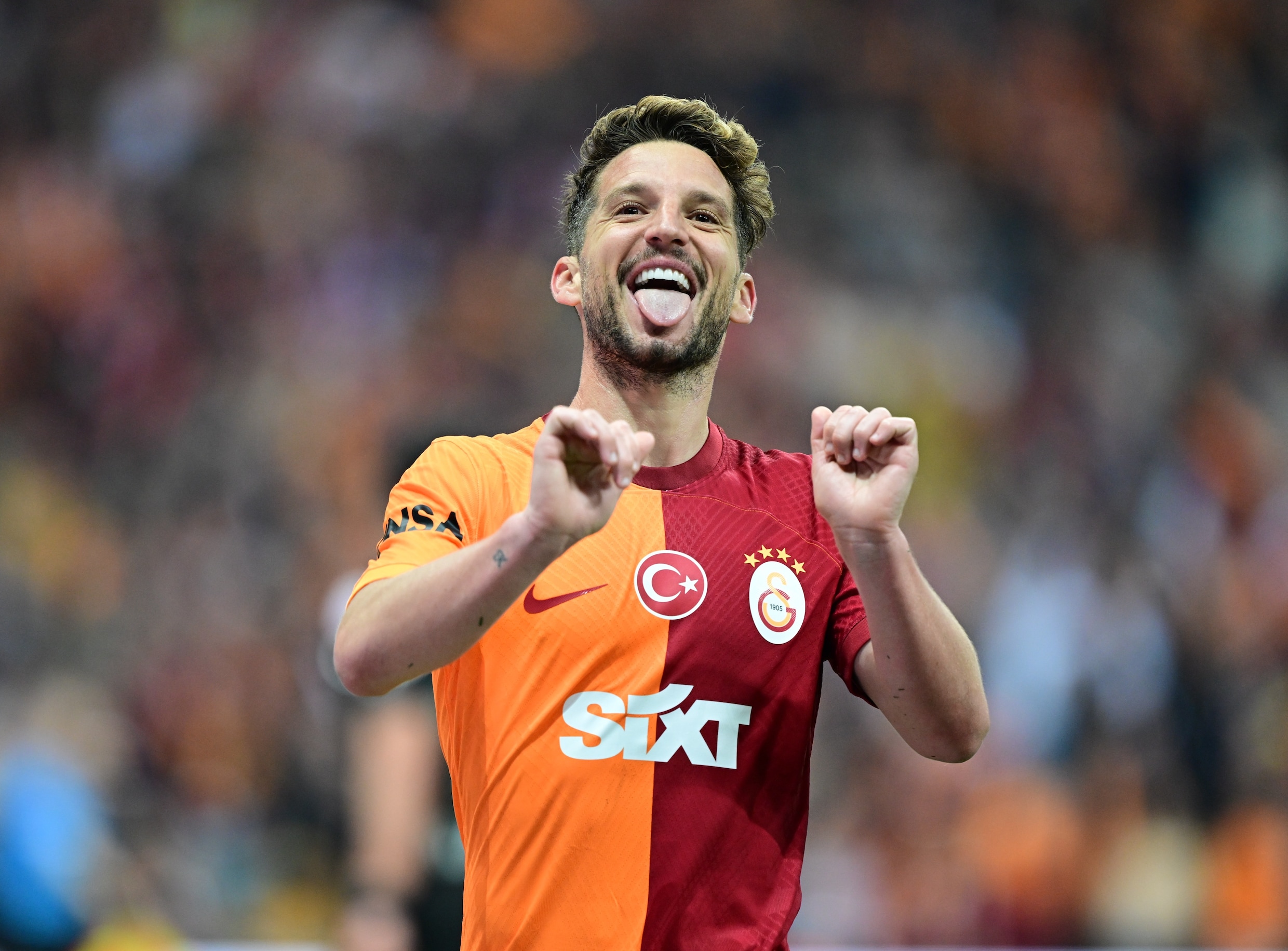 Na België en Napels is Dries Mertens (37) nu ook onsterfelijk in ...