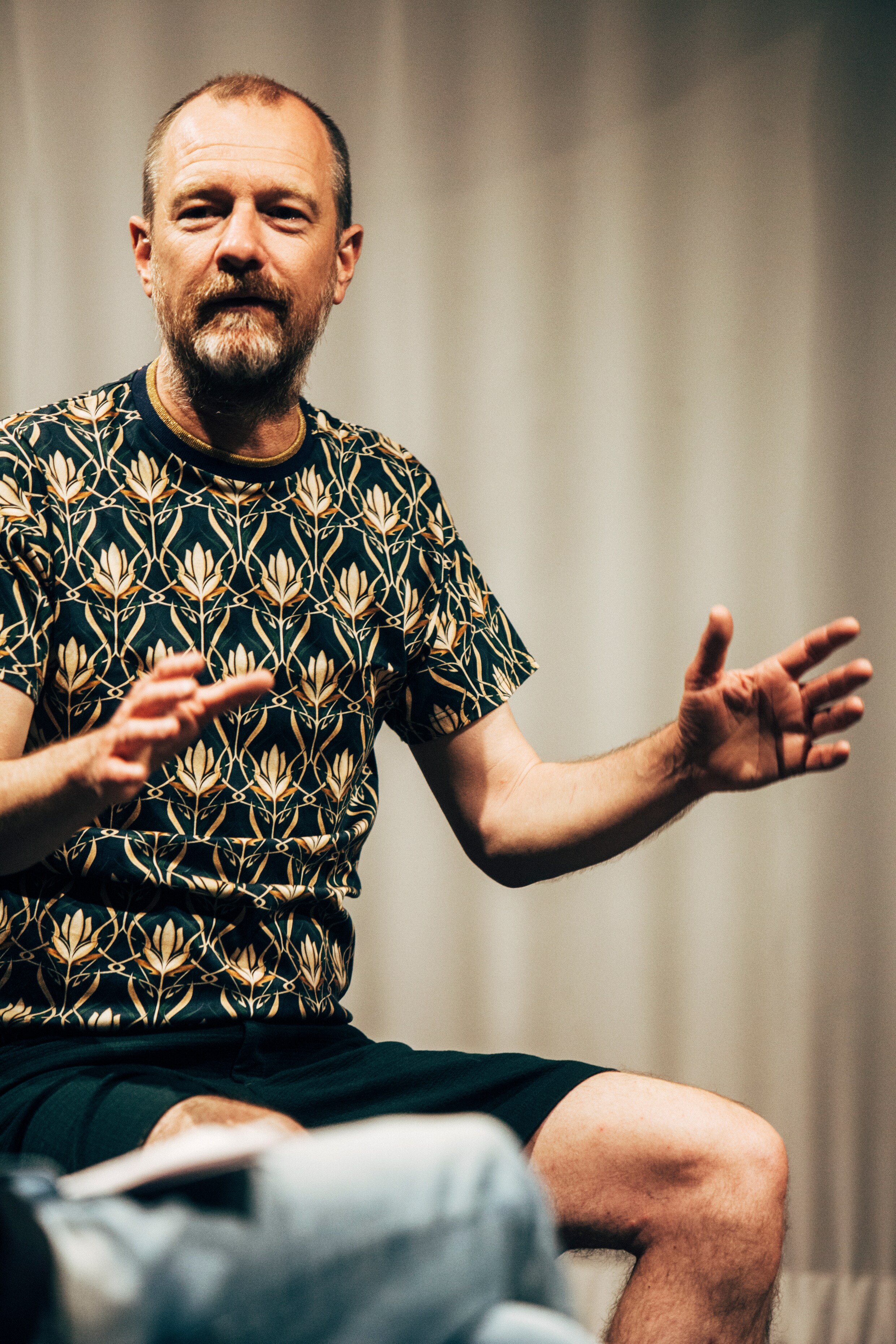 Zes bekende Nick Cave-fans over hun idool: ‘Cave blijft de mens die voor mij als muzikant de lat ...