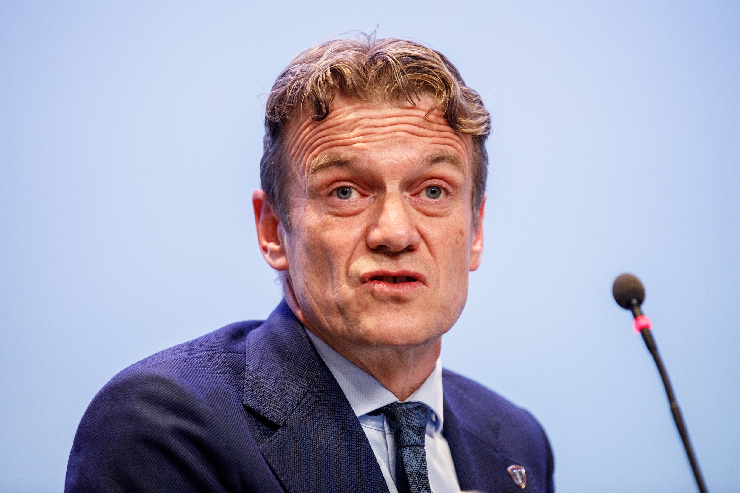 Van Tigchelt benoemt kabinetsmedewerker tot hoofdcommissaris: ‘Dit is ...