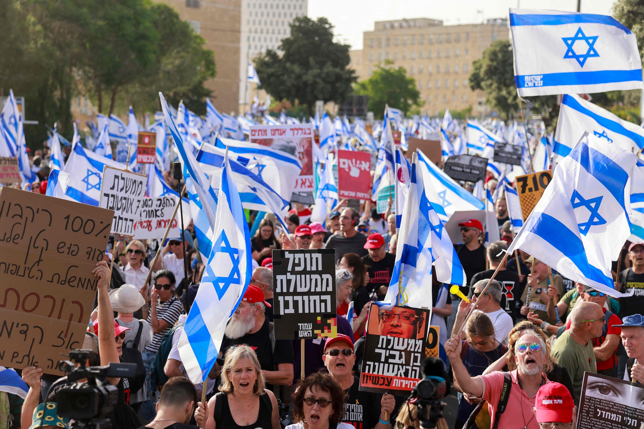 Netanyahu razend: ‘Gantz geeft liever een ultimatum aan zijn eigen ...