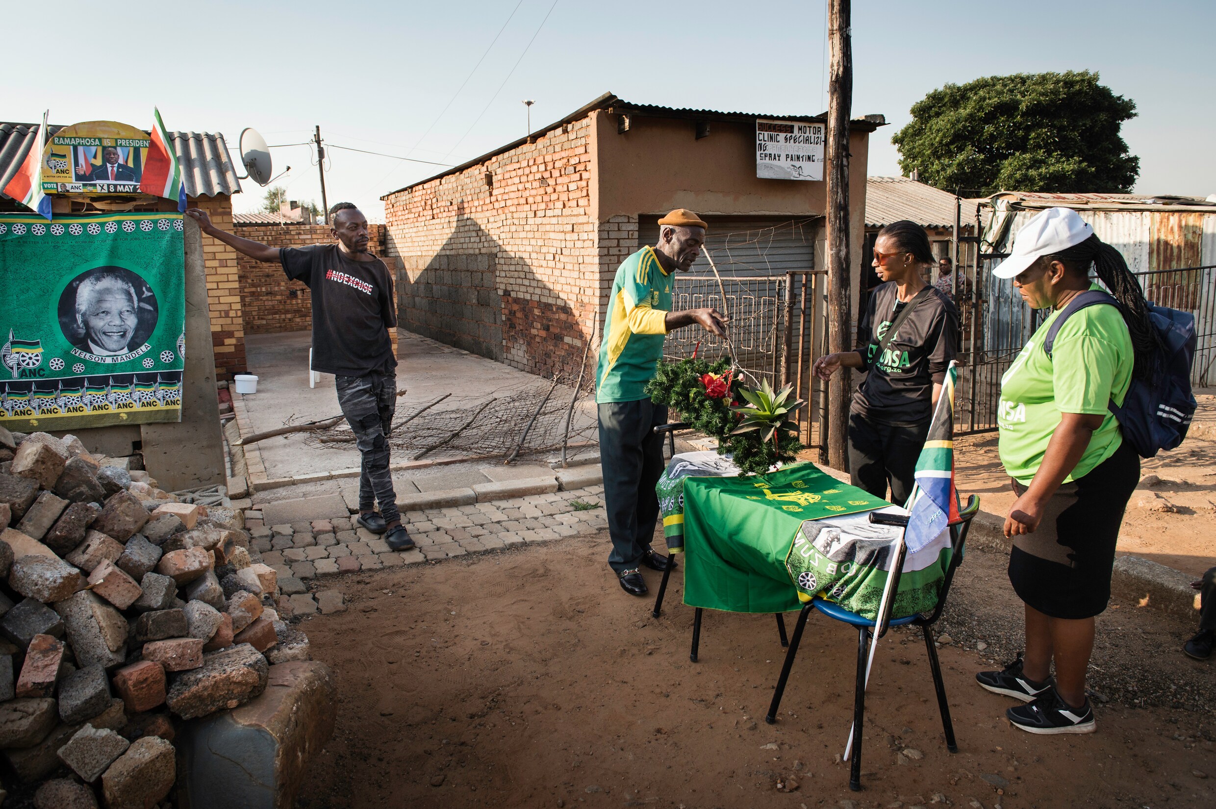 Aan de vooravond van de verkiezingen lijkt Zuid-Afrika meer verdeeld ...