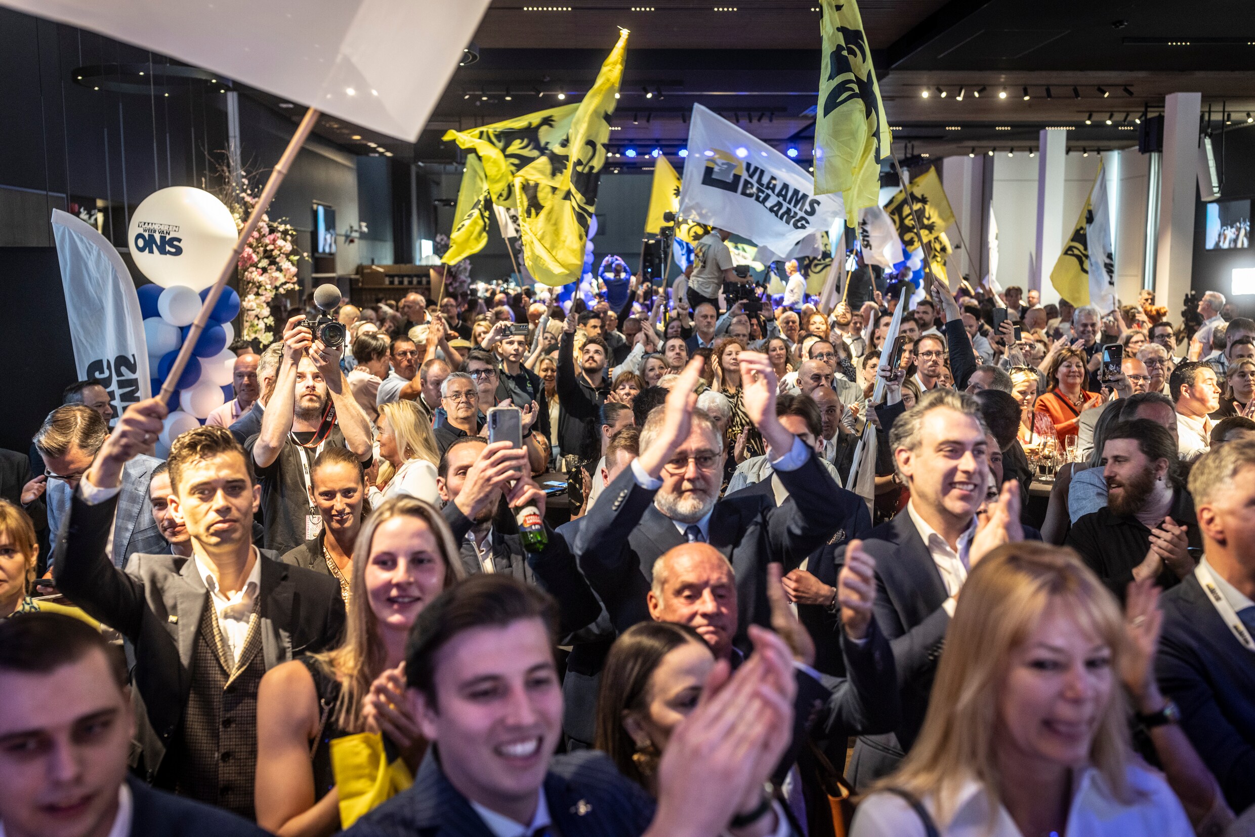 Opeens was daar weer het VB zoals iedereen het al lang kent ...