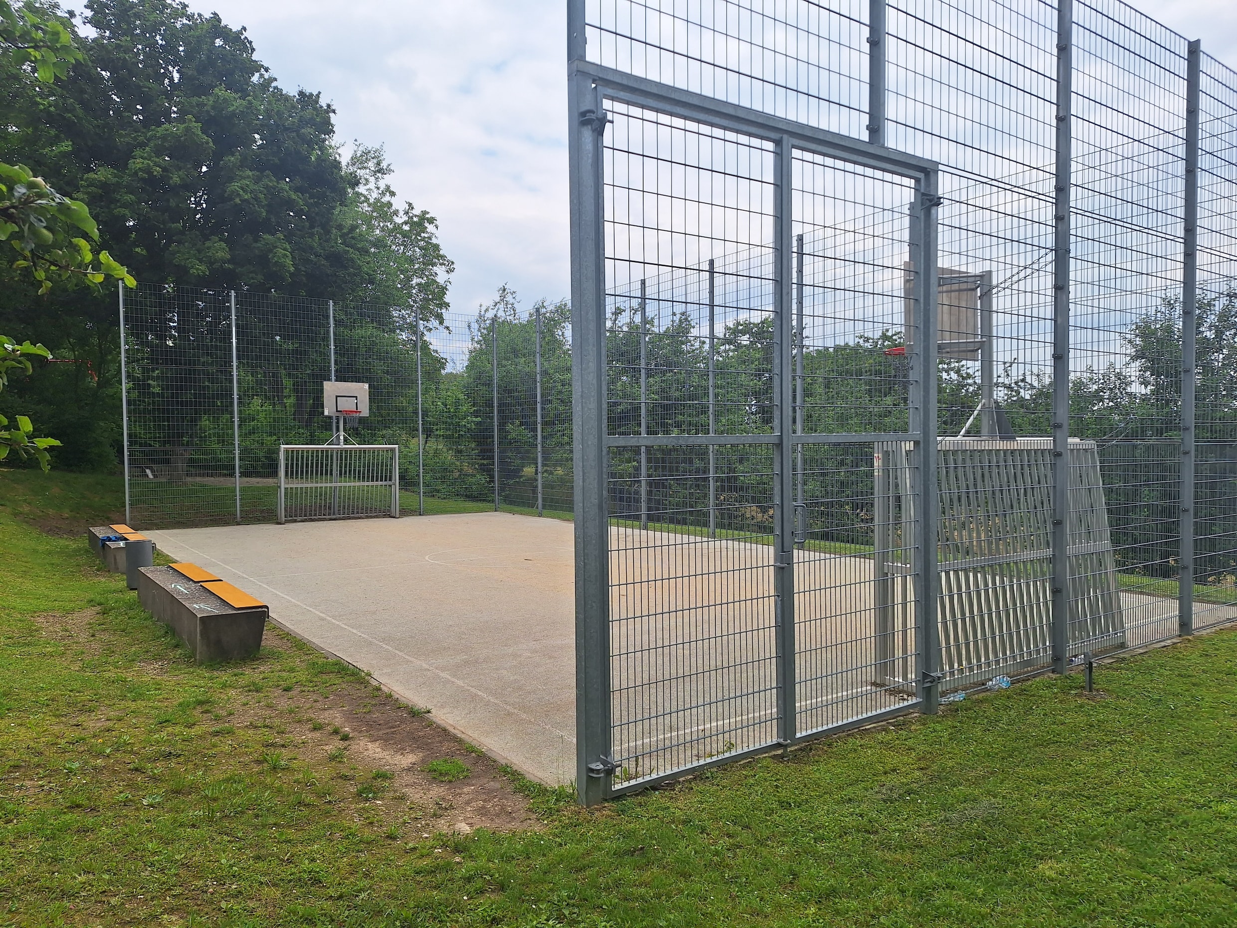 ‘Alleen bij min veertig voetbalden we niet’: de roots van Domenico Tedesco | De Morgen