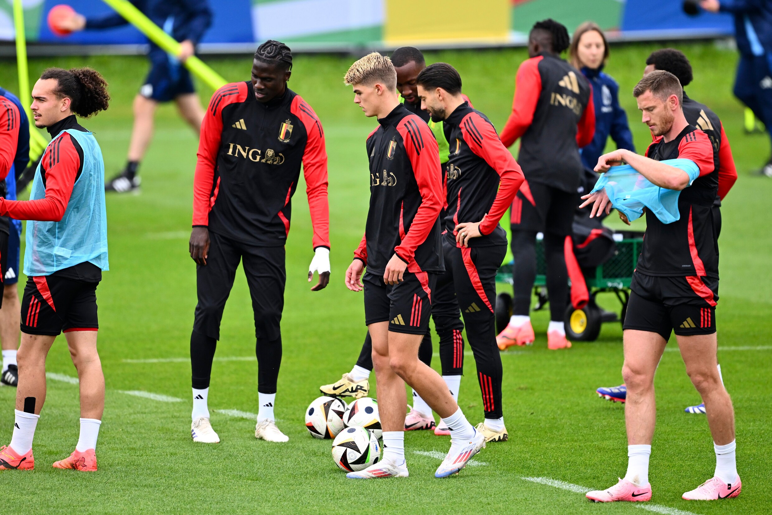 Wie zijn de zes verrassende grootverdieners in de EK-campagne van de ...