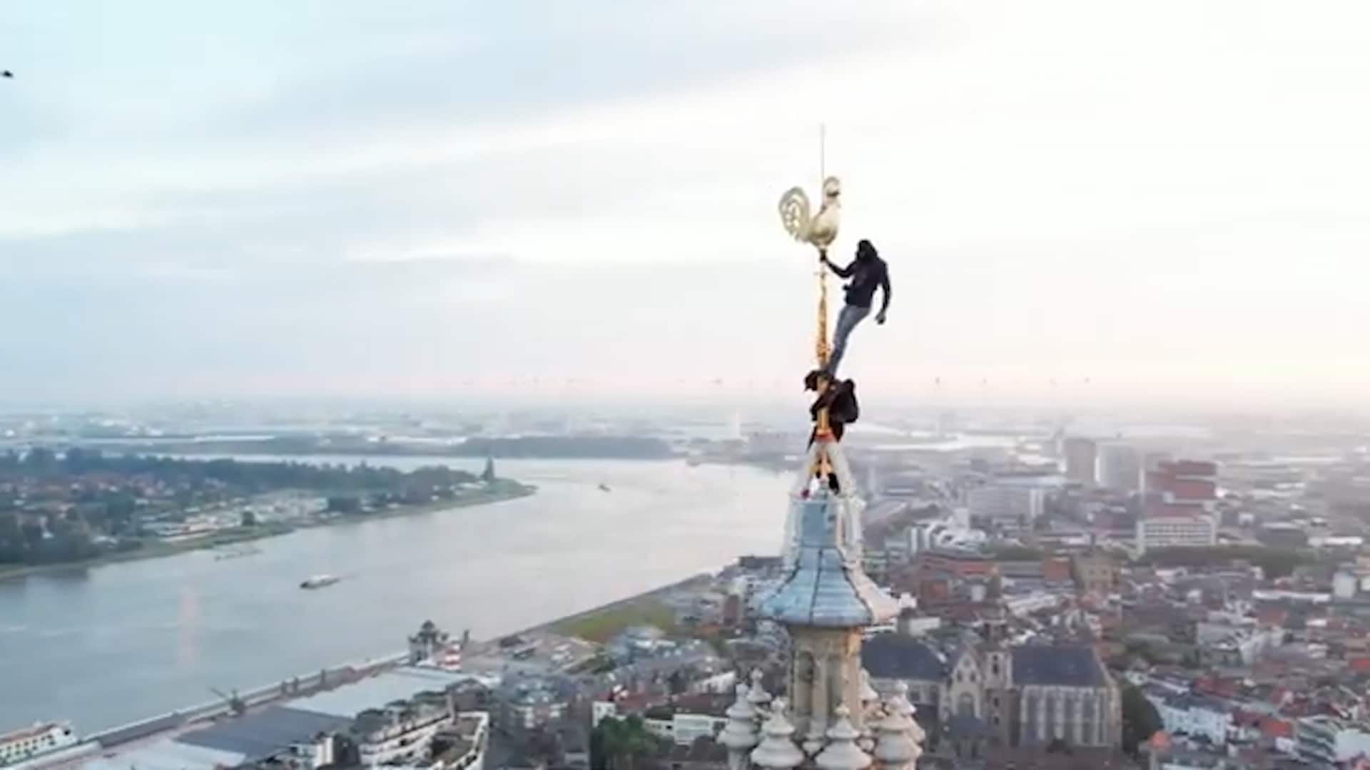 Duitsers beklimmen illegaal Antwerpse kathedraal | De Morgen