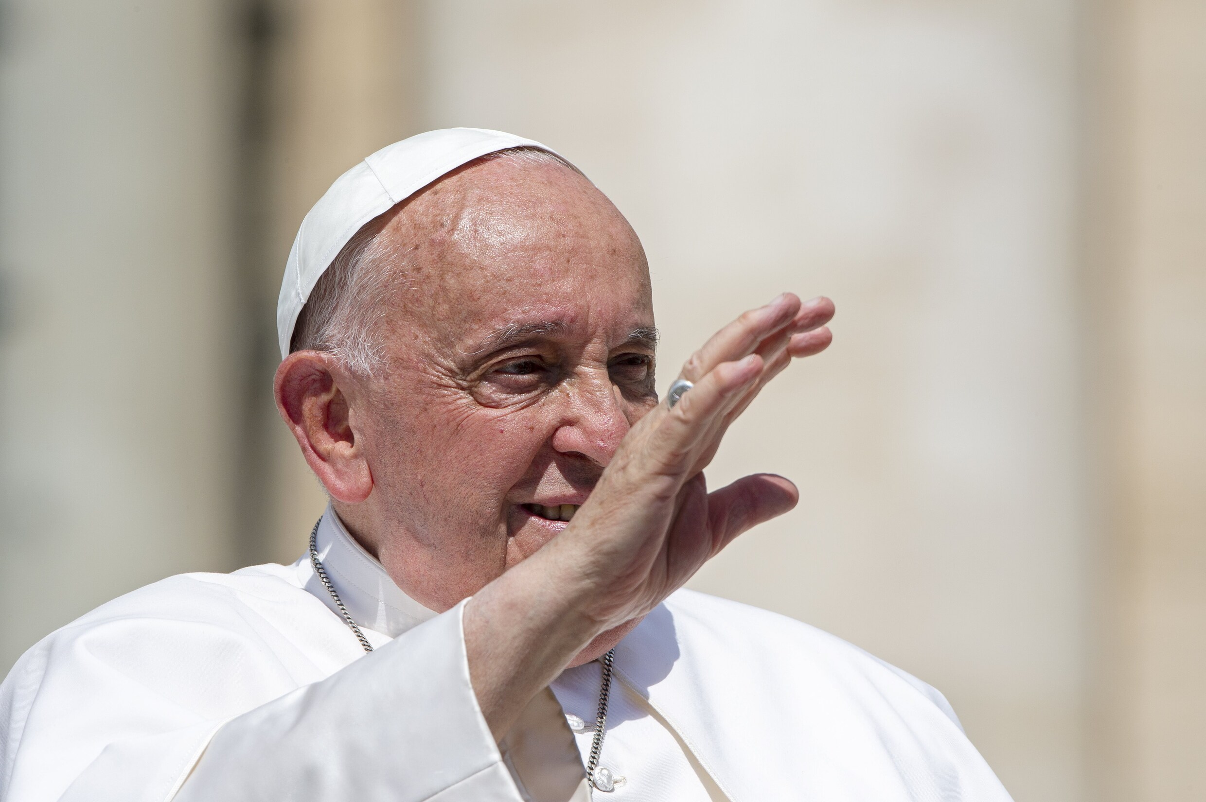 Paus Franciscus sluit Belgisch bezoek af met misviering in Koning ...