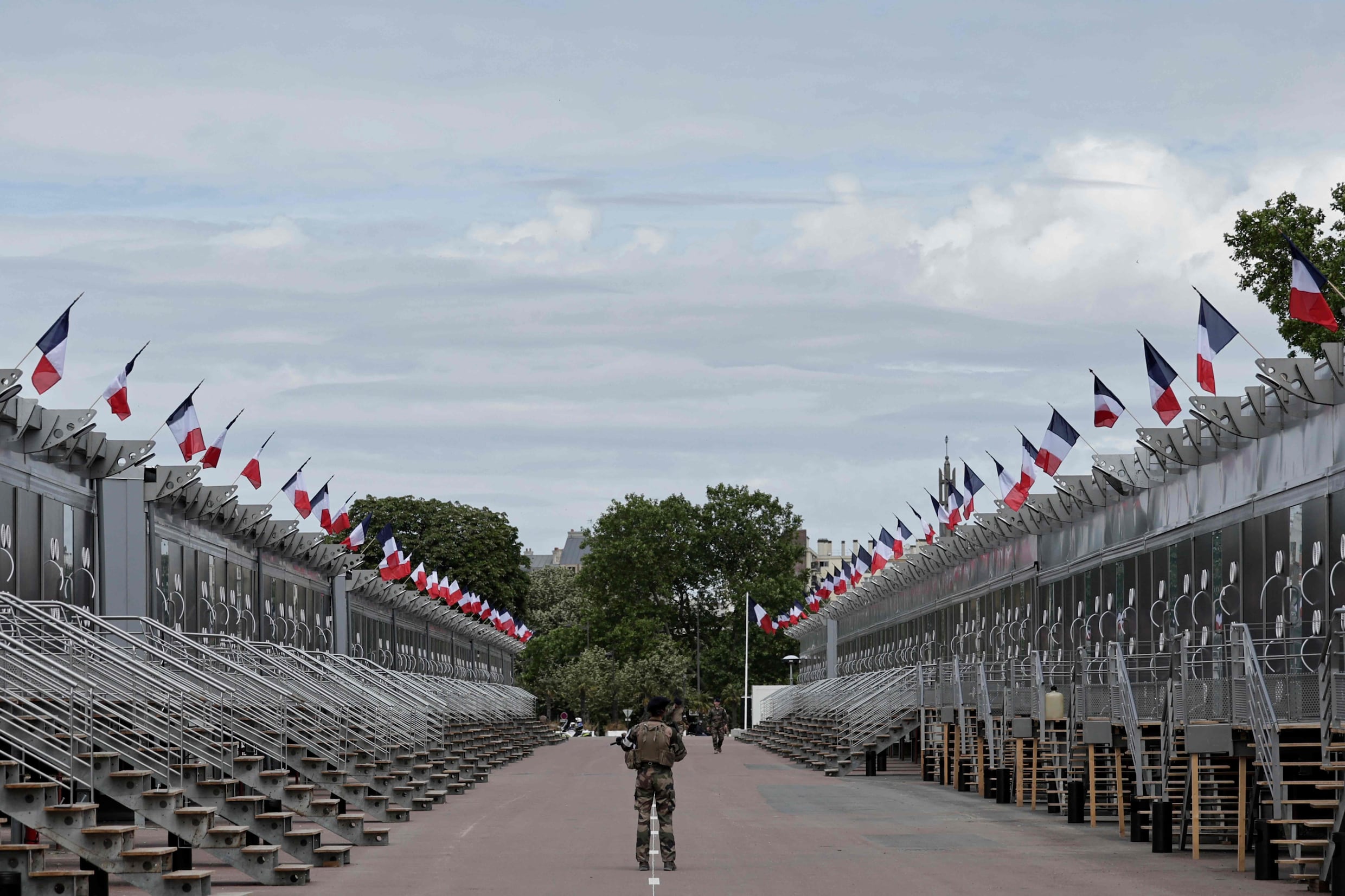 ‘Parijs is een Fort Knox geworden. Hier raakt niemand meer binnen of ...