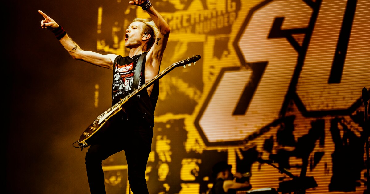 Sum 41 rockte 75 minuten lang de Main Stage op een hoopje, handen in de ...