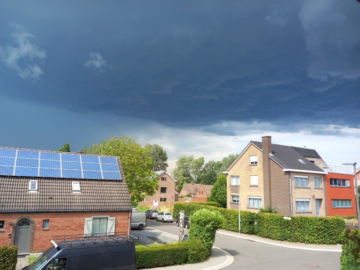 Ergste noodweer lijkt voorbij, maar schade op sommige plaatsen ...