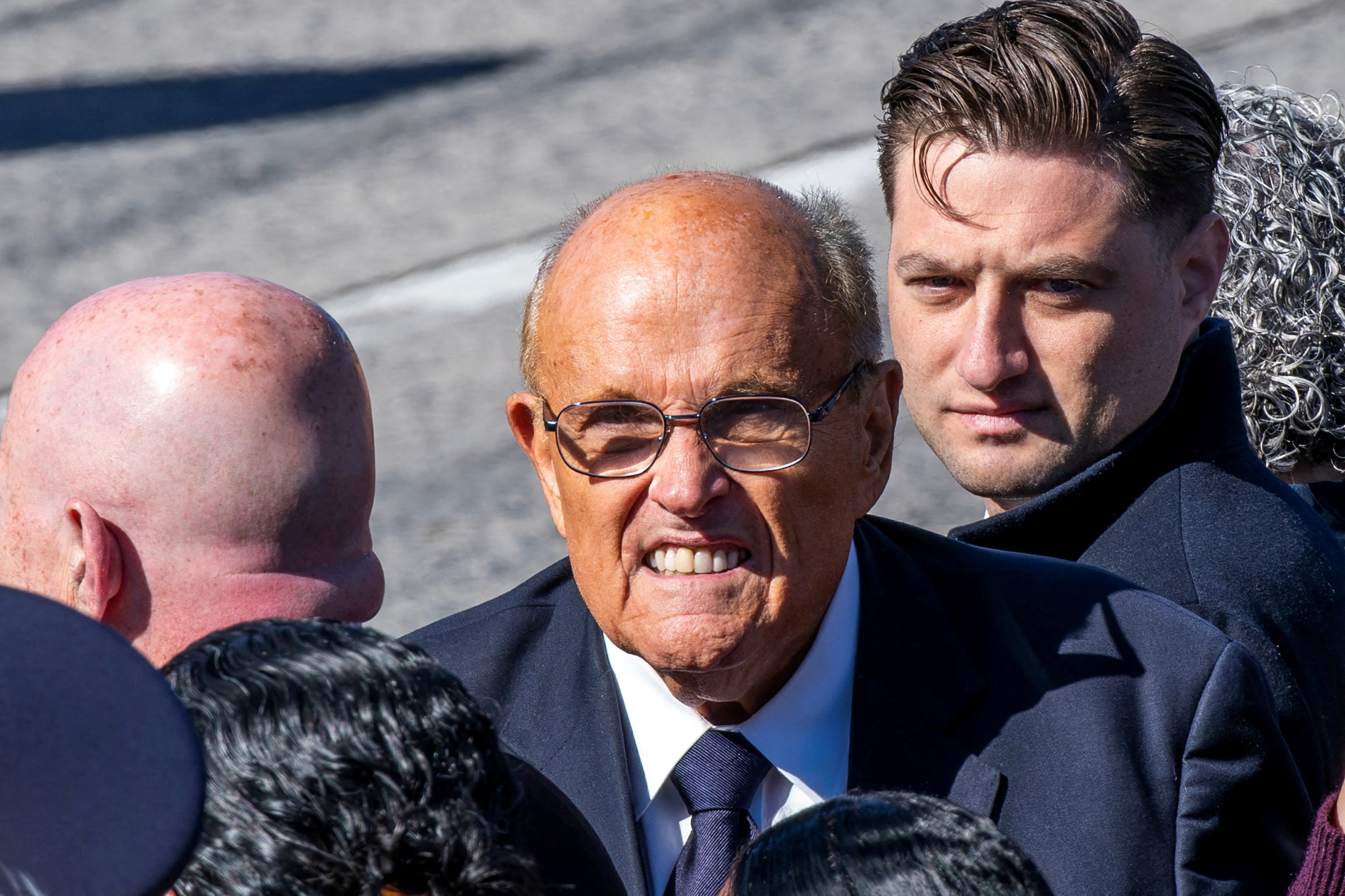 Rechtszaken tegen Trumps ex-advocaat Rudy Giuliani kunnen doorgaan | De ...