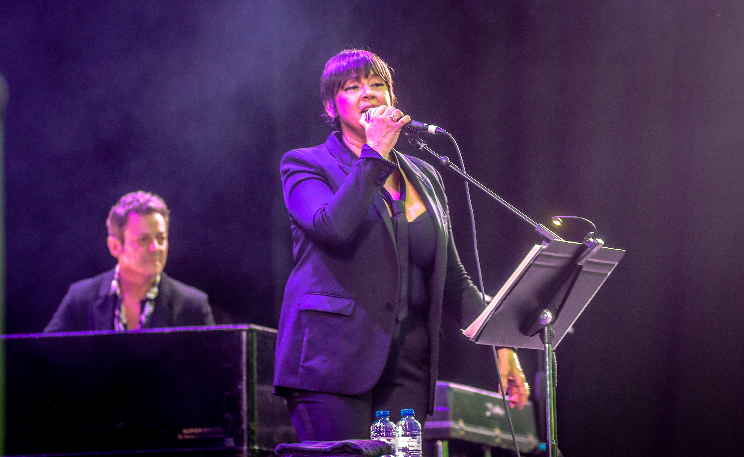 Met de Bard in de keel maakte Cat Power zich in het Koninklijk Circus ...