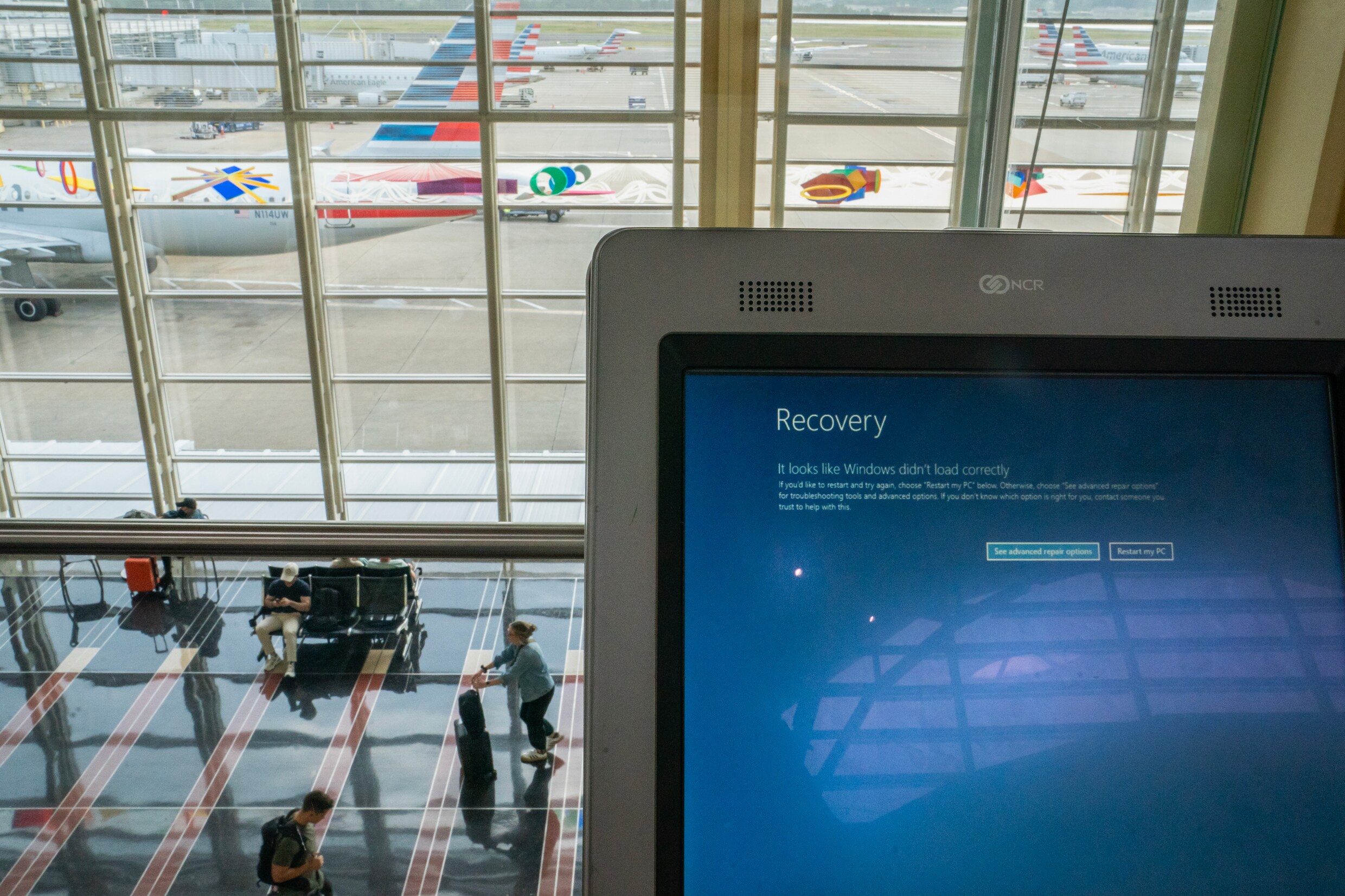 Live - CrowdStrike ‘betreurt ten zeerste’ gevolgen van panne • Defect ...