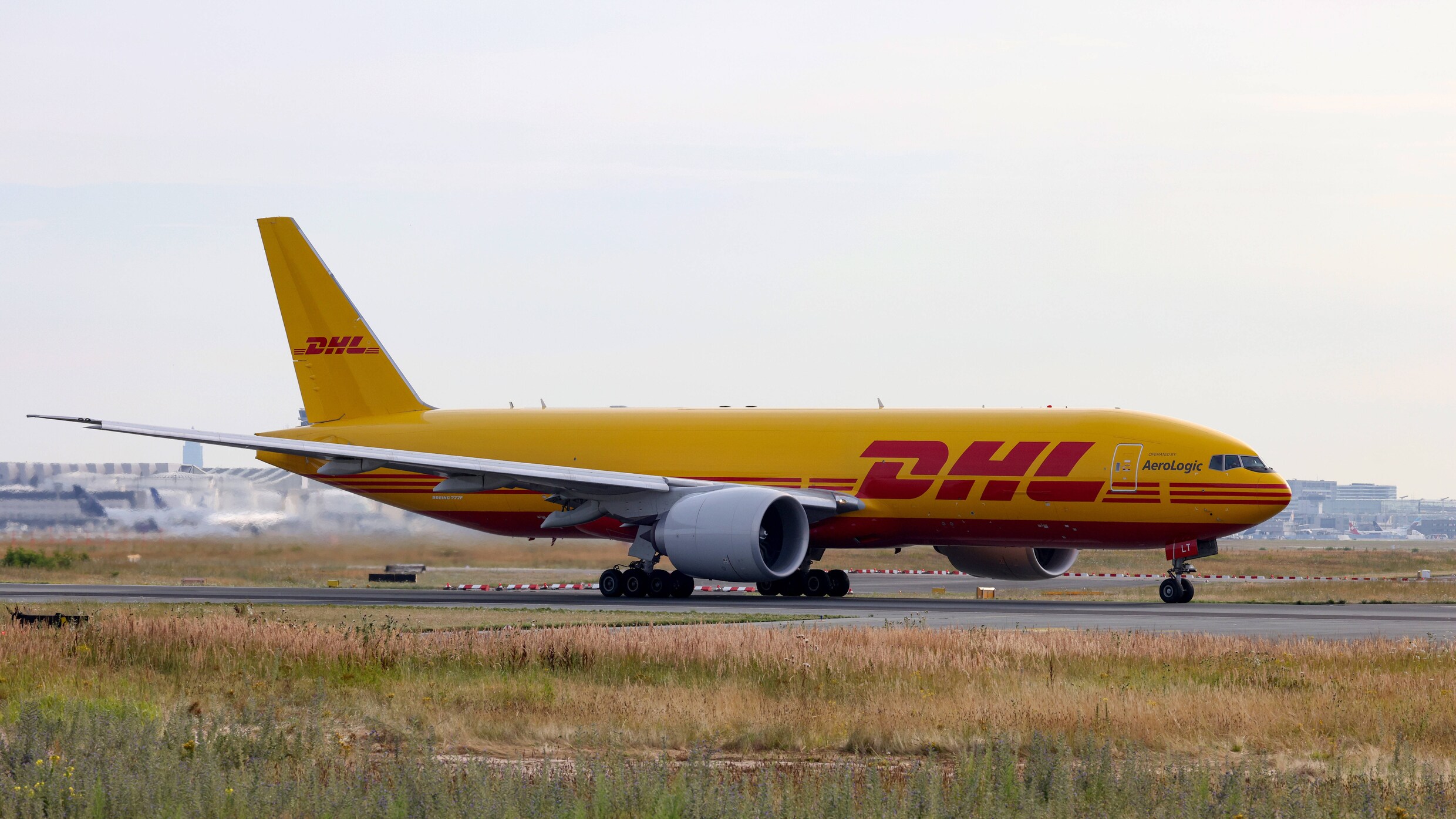 Kan DHL nog werken met Boeings 777 in Zaventem? Vlaamse regering zet licht op groen voor ...