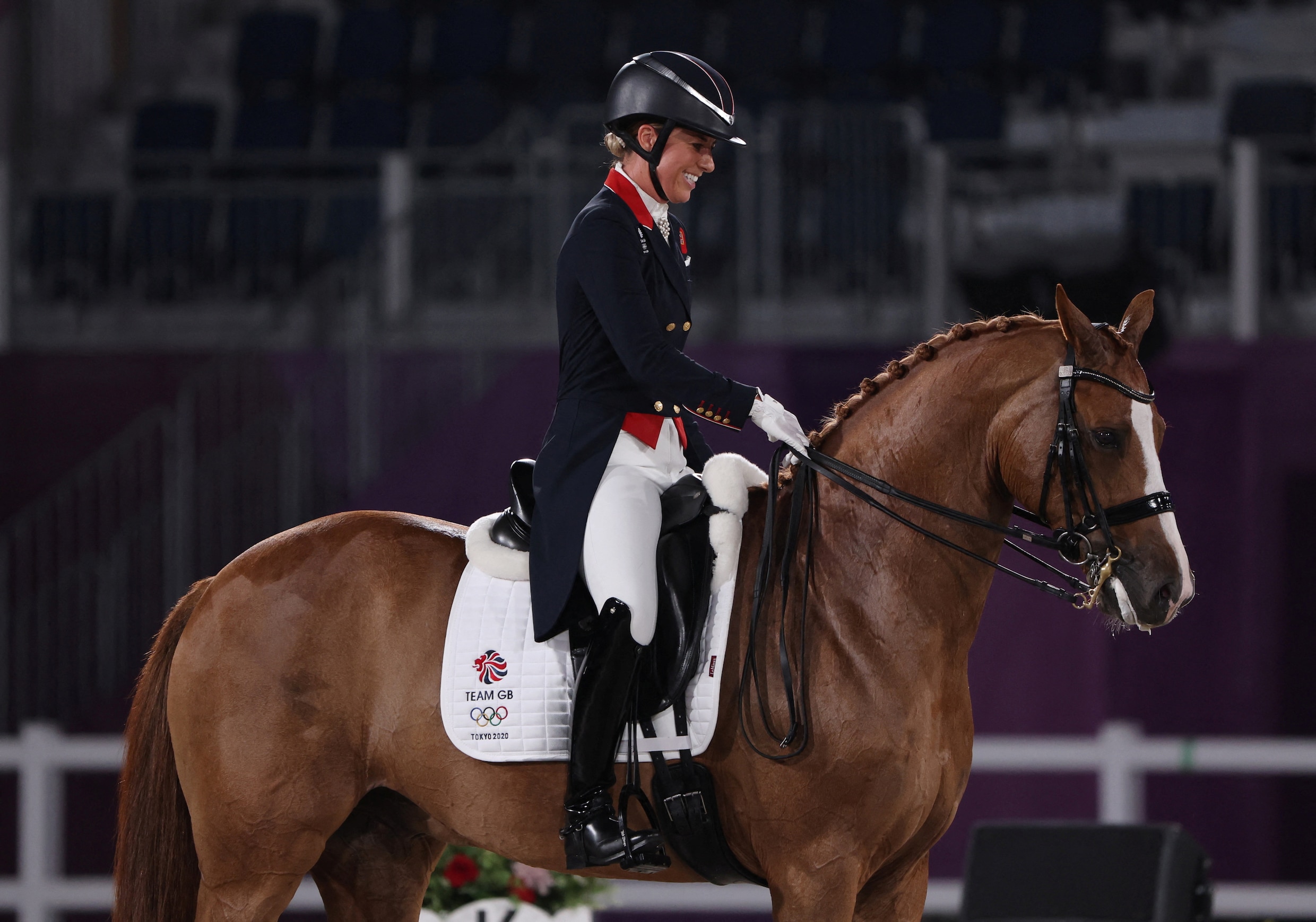 Nu de beste amazone ter wereld een paard mishandelt, steekt de vraag ...