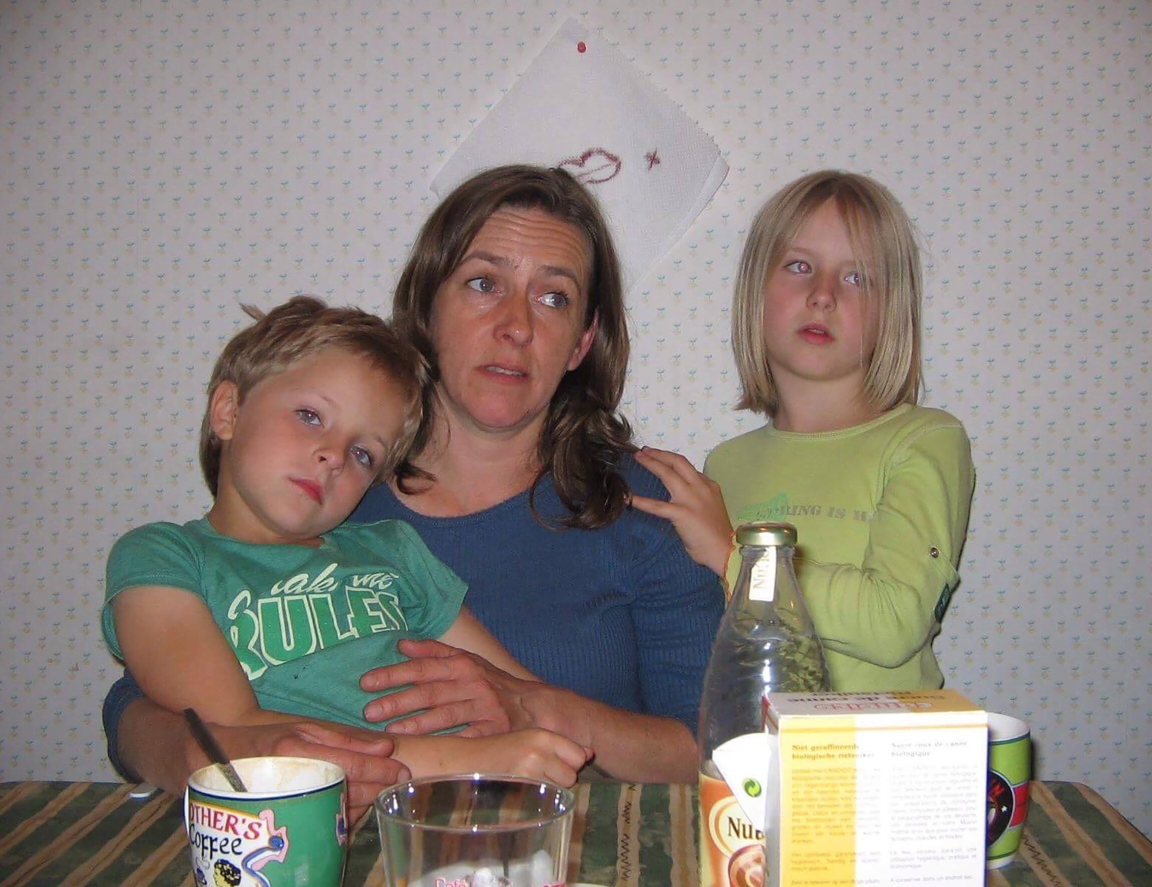 Tania Van der Sanden en dochters Suzanne en Sara: ‘Ik gaf mama een kaars in de vorm van een ...