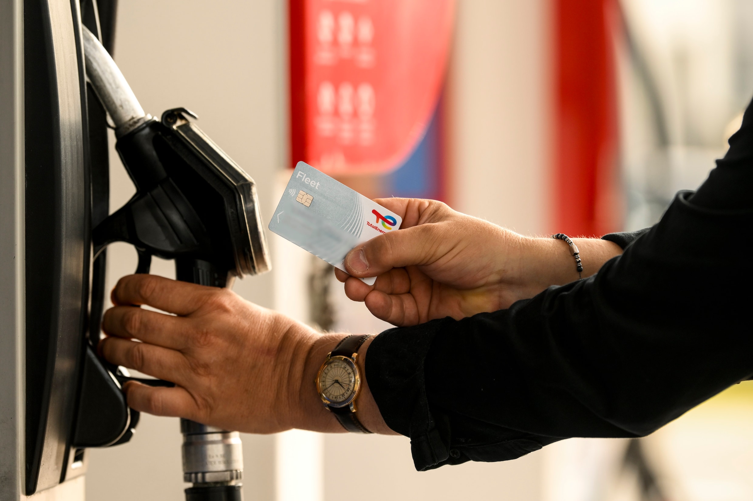 Prijzen voor diesel en benzine op laagste niveau sinds 2021 | De Morgen