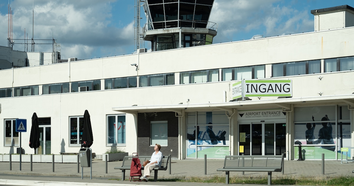 Amper 570 reizigers per dag op luchthaven van Deurne, en elk van hen ...