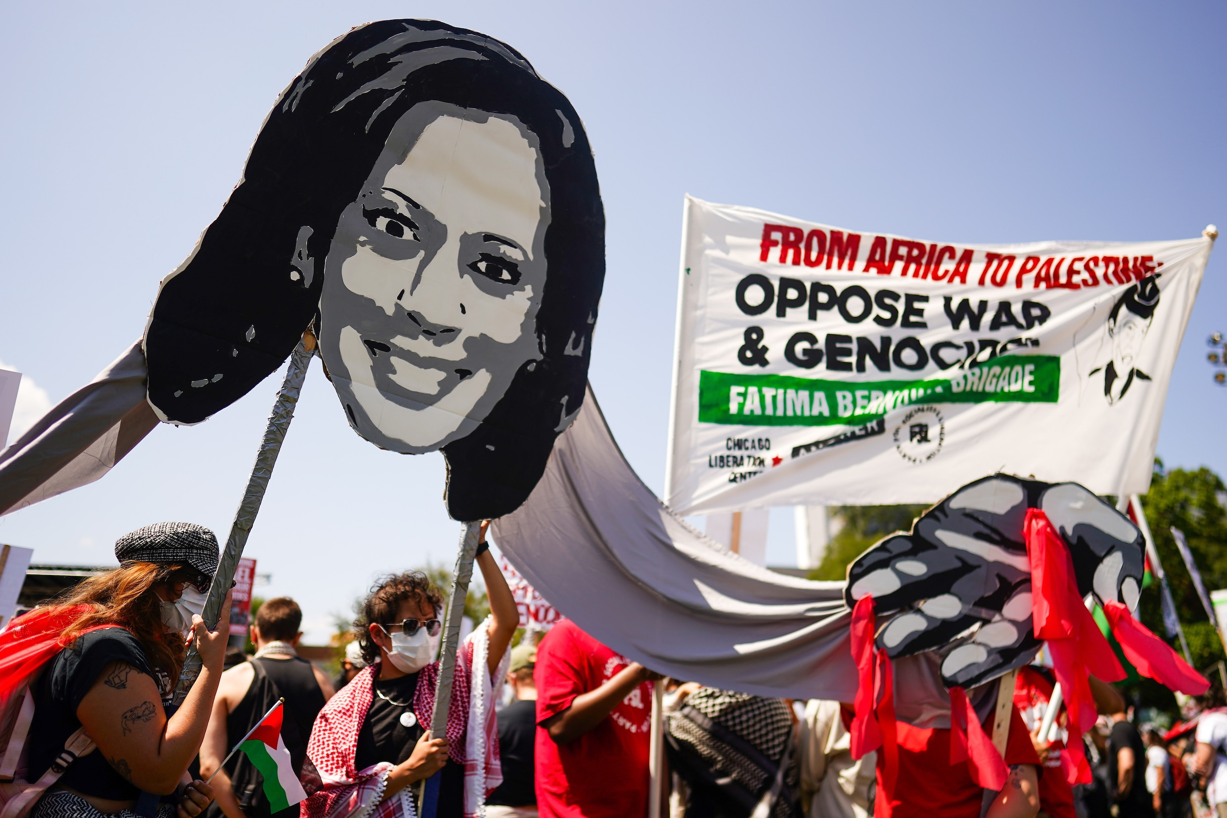 Pro-Palestijnse betogers twijfelen over keuze voor Kamala Harris: ‘We ...