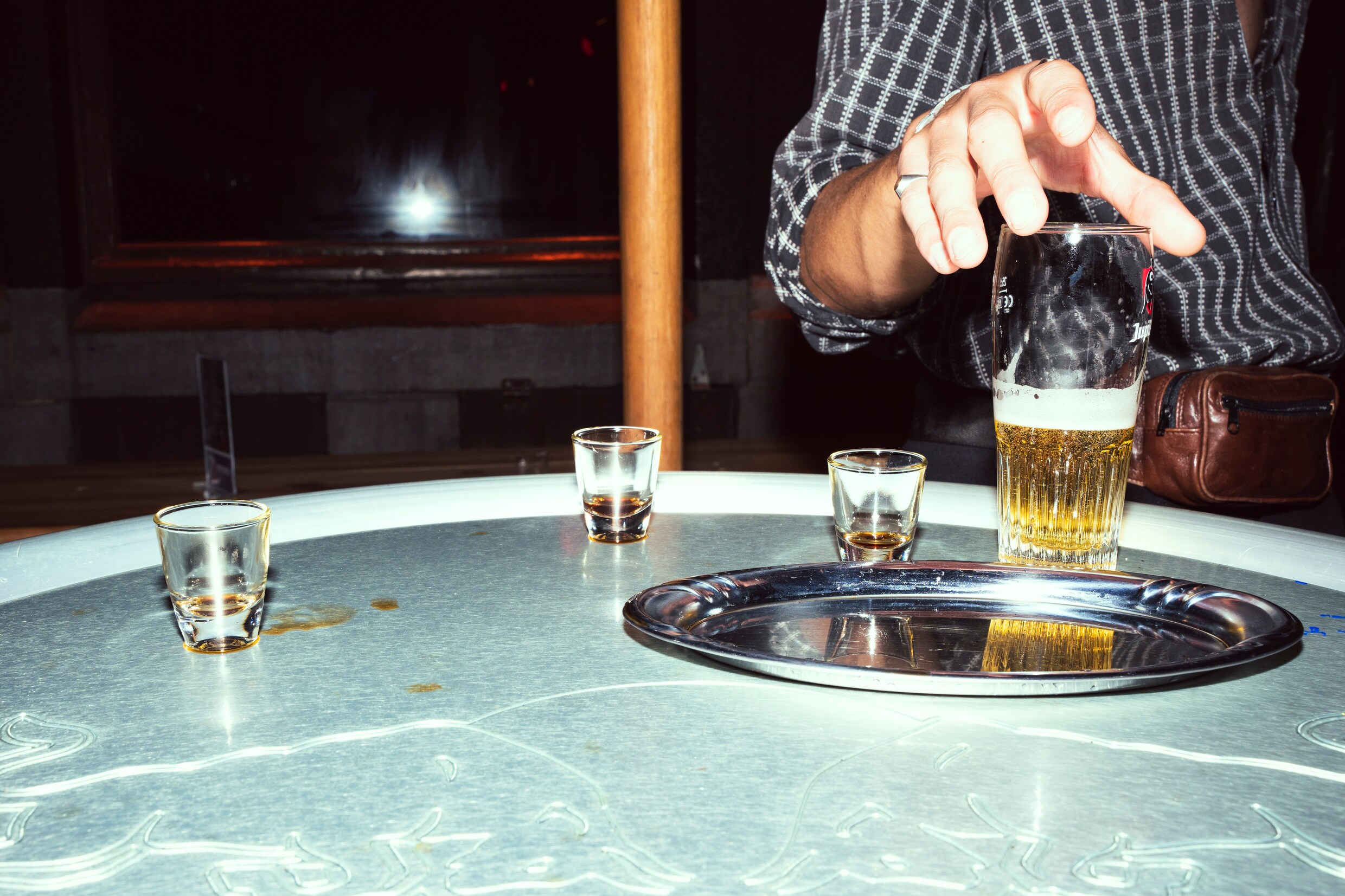 ‘Ik werd met een enorme kater wakker in het ziekenhuis. Mijn moeder zat ...