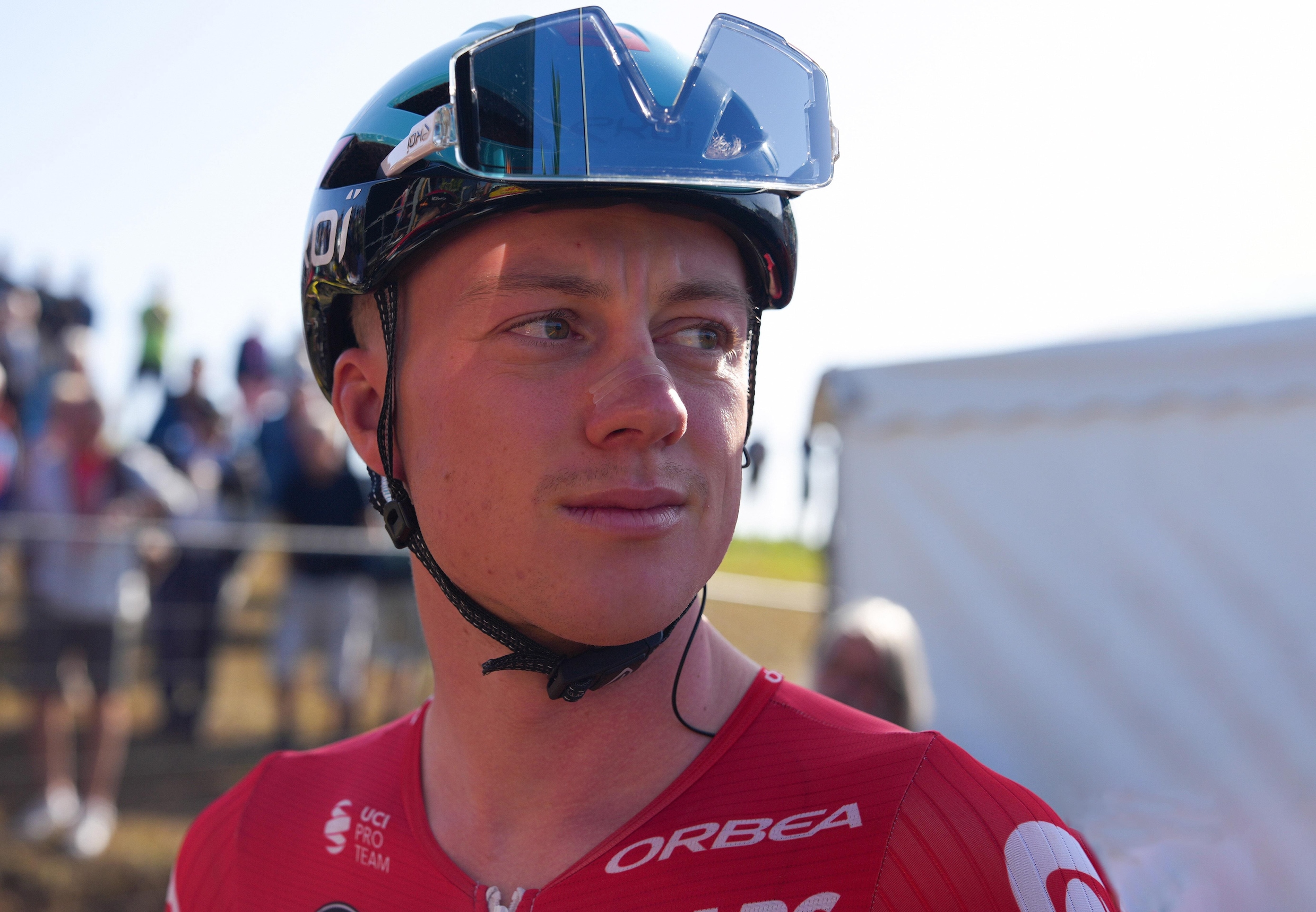 Bom in de koers: Maxim Van Gils zegt contract op bij Lotto-Dstny, ploeg reageert gechoqueerd ...