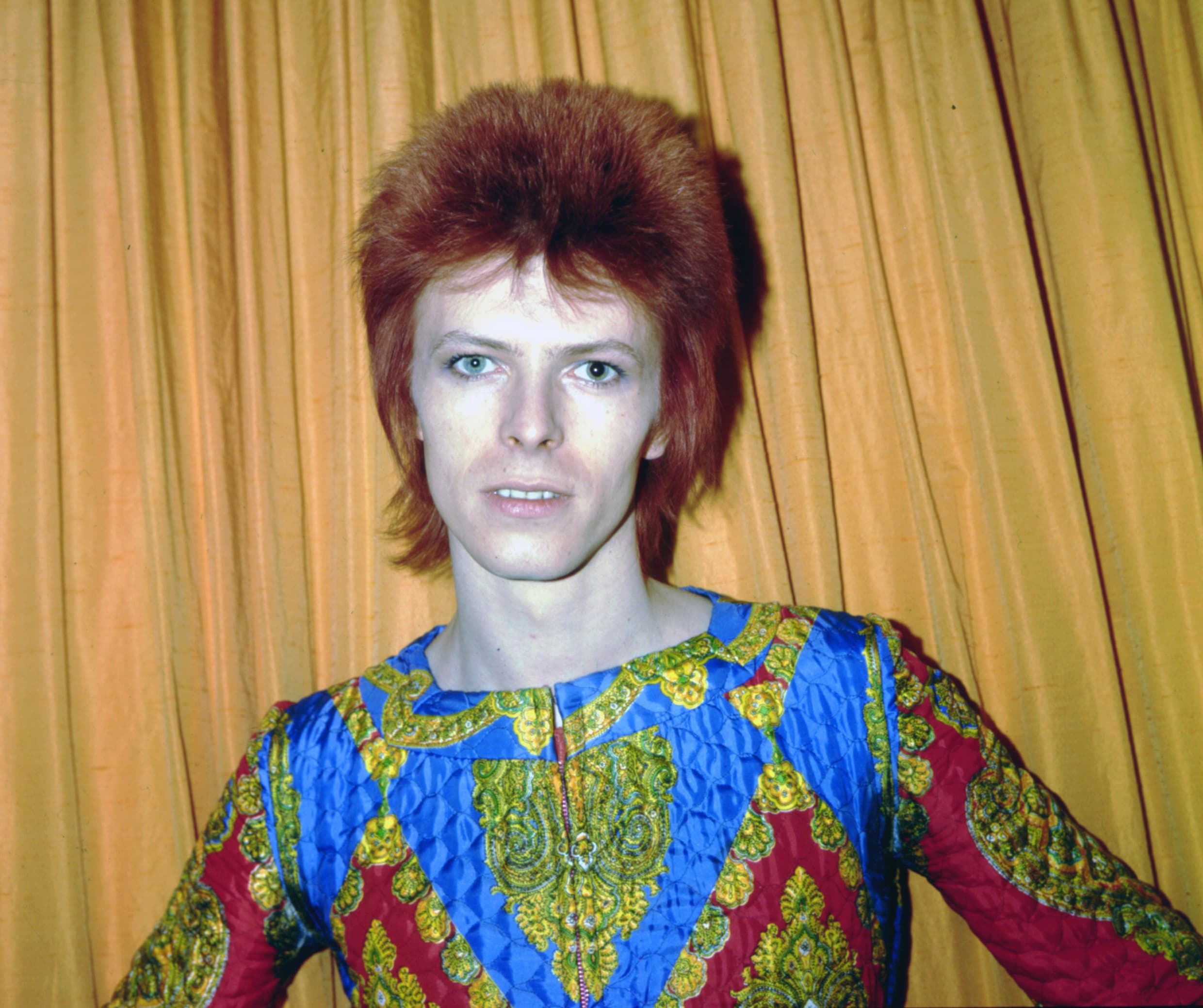 In 1972 knipte Suzi Ronson het iconische rode kapsel van David Bowie ...