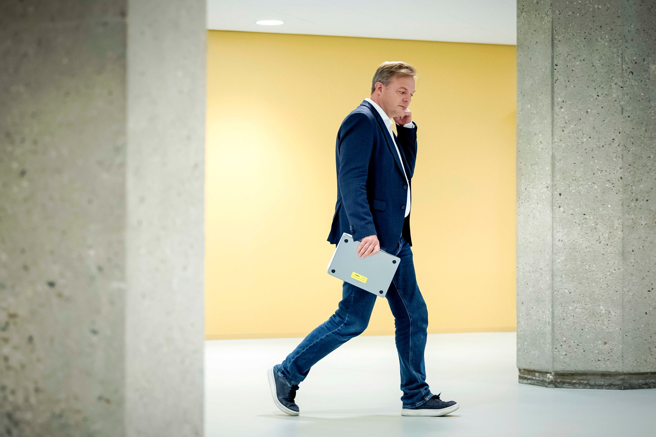 NSC-leider Omtzigt stapt tijdelijk op vanwege gezondheidsredenen: ‘Even ...