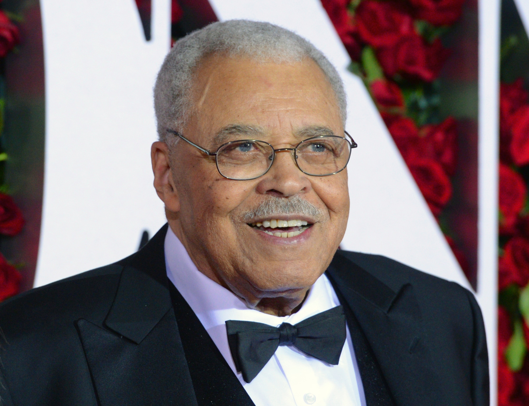 Filmicoon James Earl Jones, stem van Darth Vader, op 93-jarige leeftijd ...