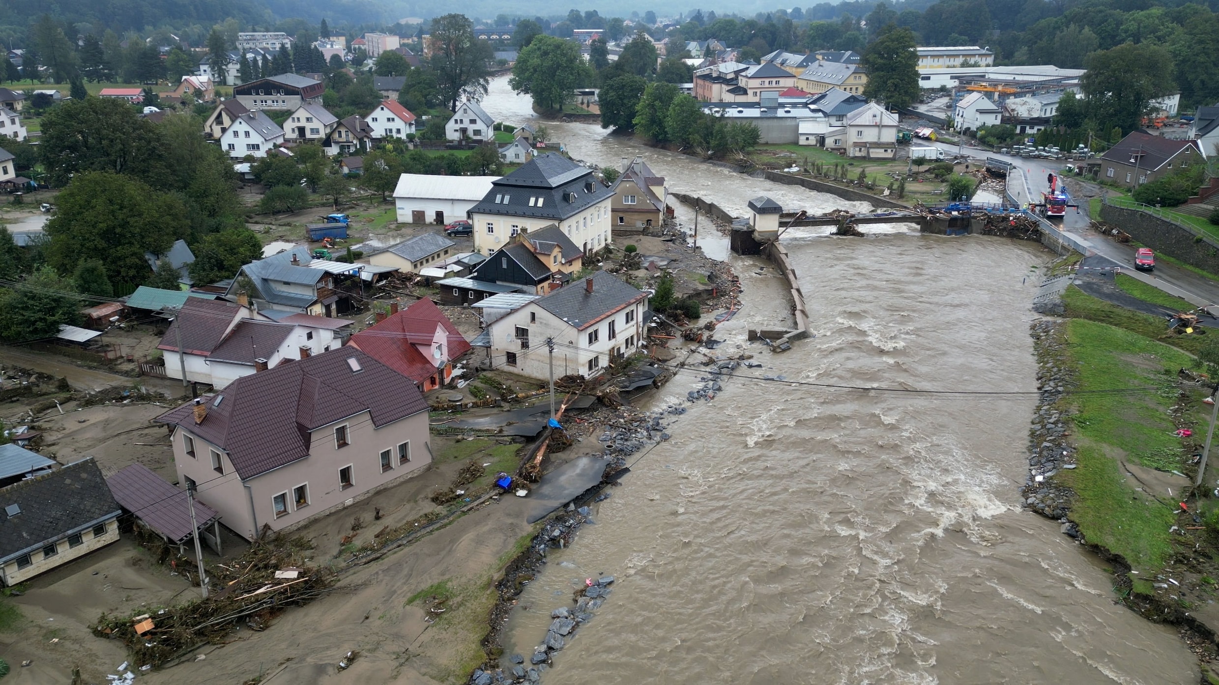 Live - Al meer dan 1.000 mensen geëvacueerd door noodweer in noorden ...