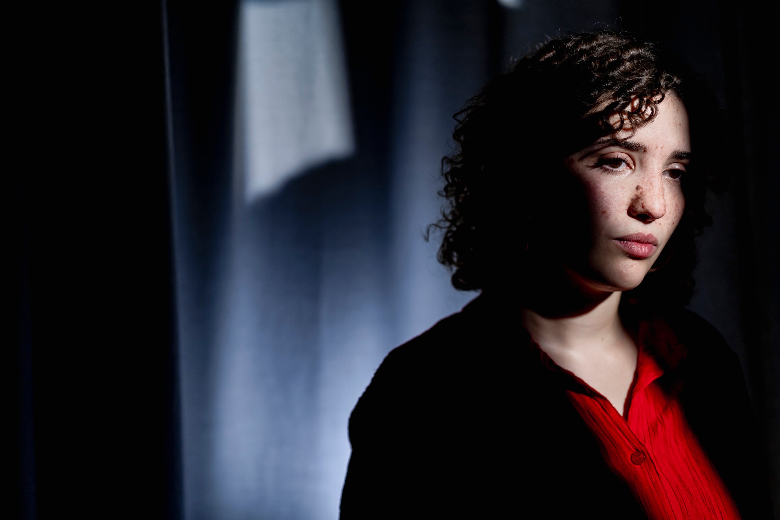 Actrice Ahlaam Teghadouini: ‘Het was zwaar om een tijd een dubbelleven ...