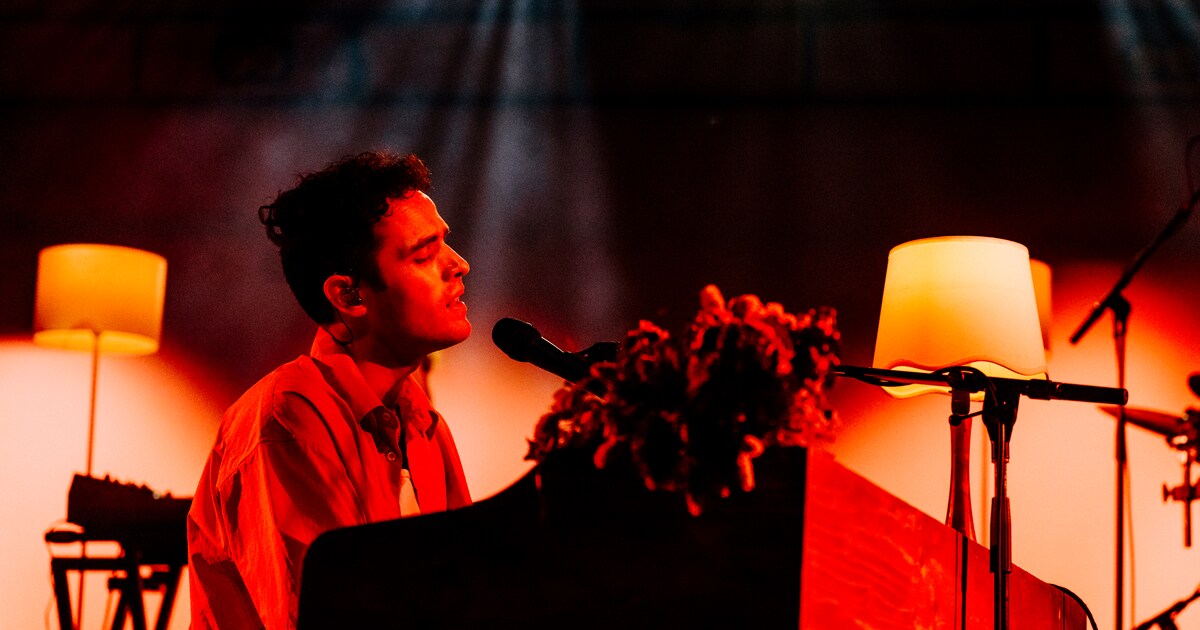 Jordan Rakei in de AB: naar zijn concert ga je in de eerste plaats voor ...