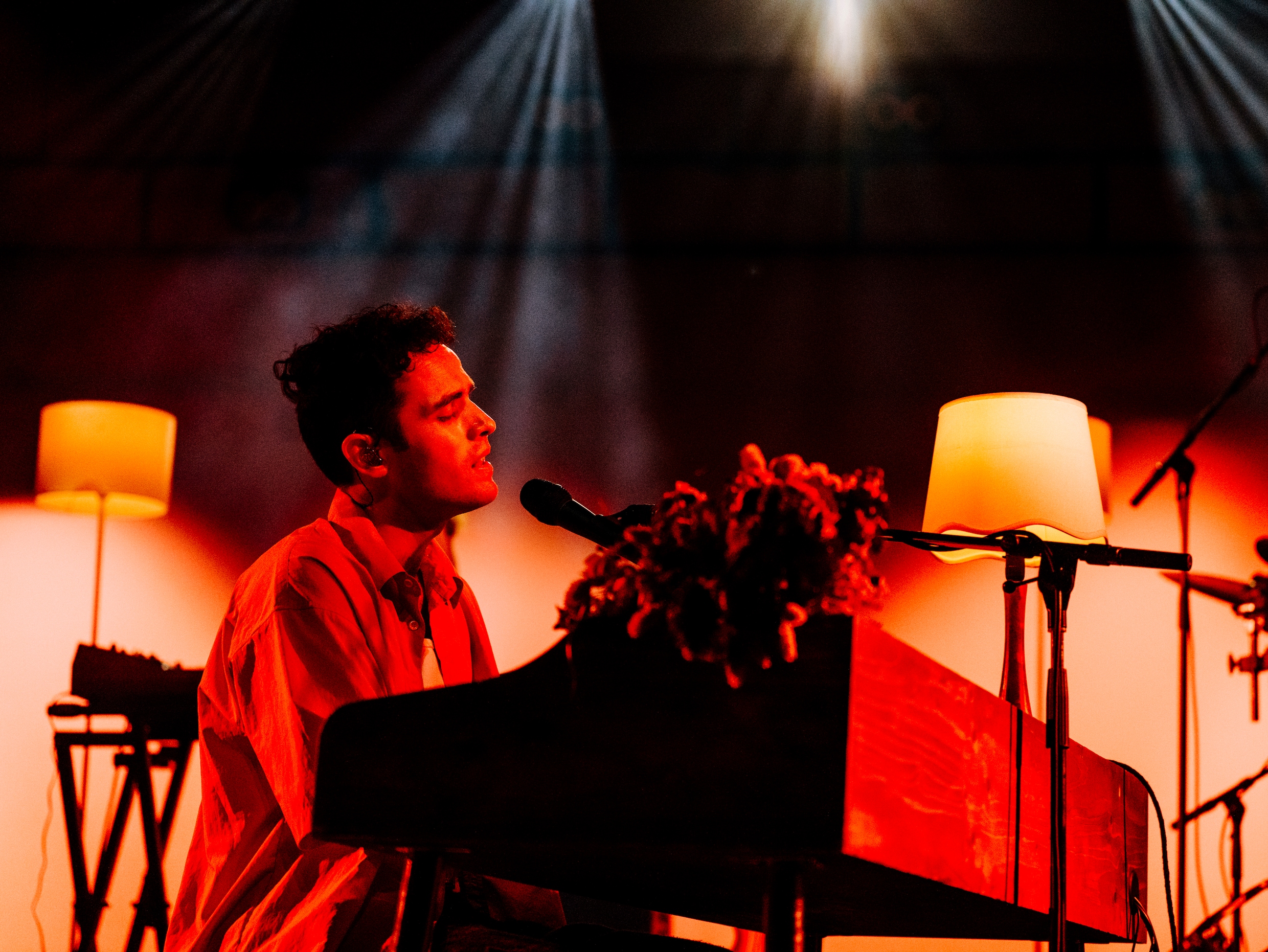 Jordan Rakei in de AB: naar zijn concert ga je in de eerste plaats voor ...