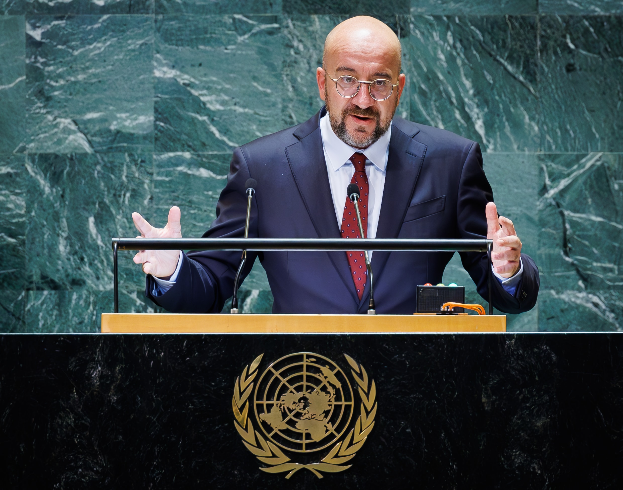 ‘Niet mijn ding’: waarom premier De Wever met slepende voeten naar de ...