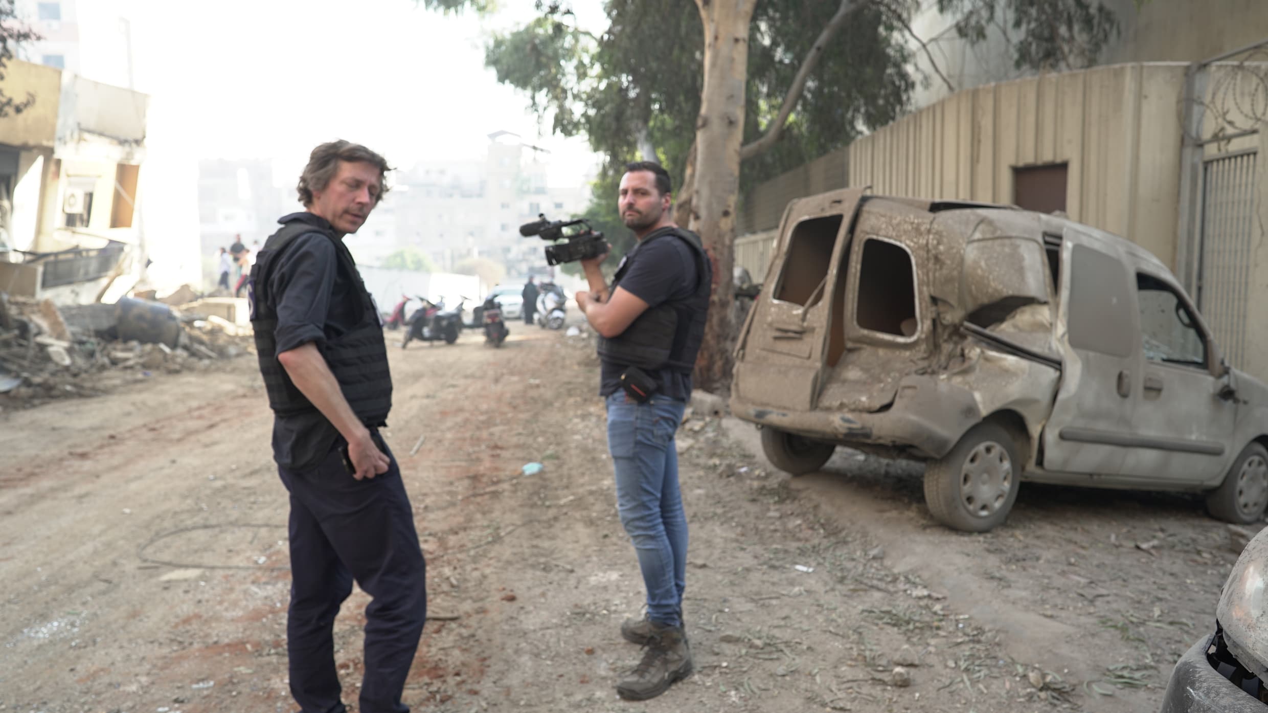 Hoe een groep in de straten van Beiroet zich plots tegen VTM Nieuws ...