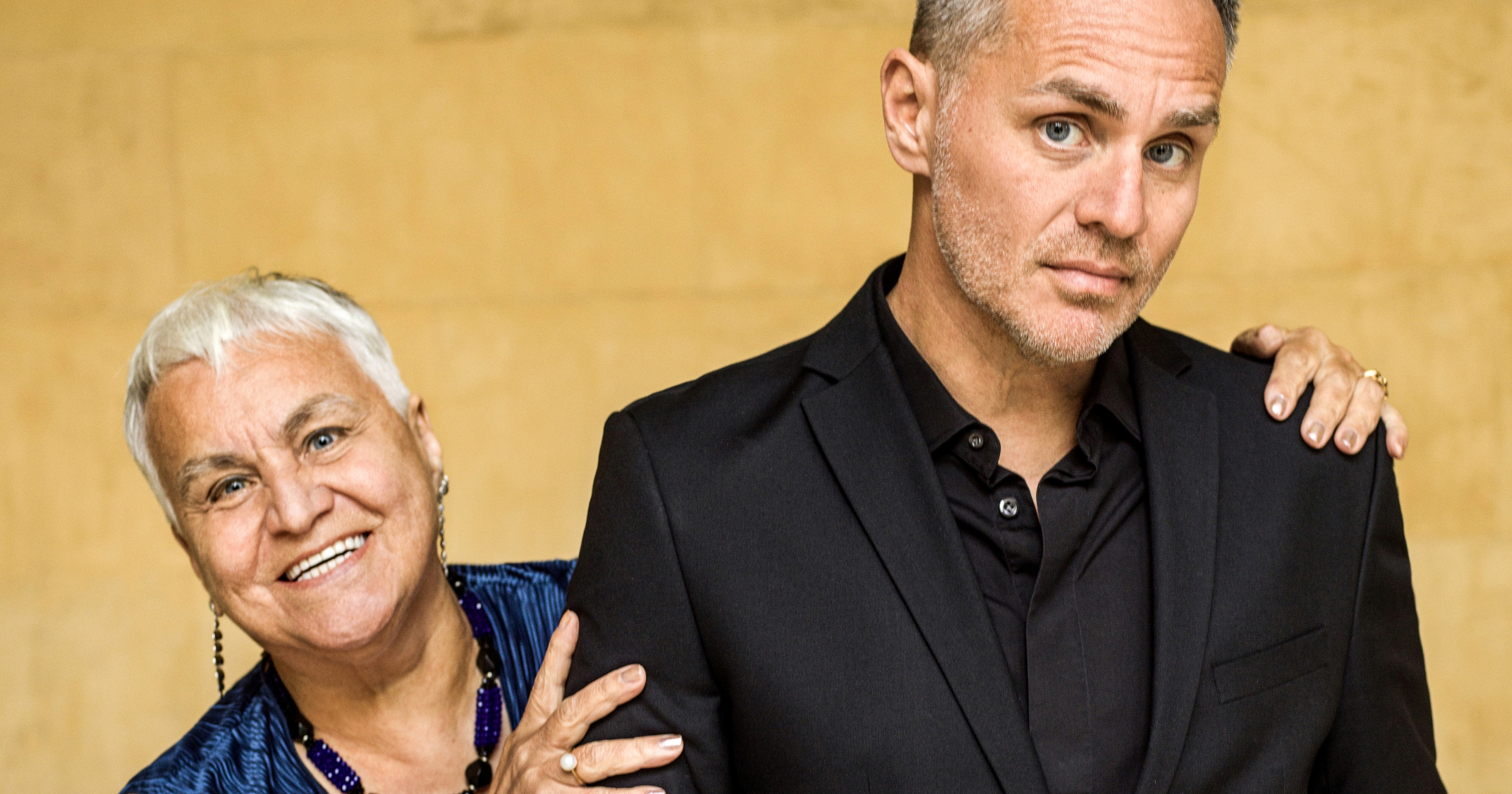 ‘Mijn moeder is zo klein geworden. Zij kijkt naar mij op, terwijl het ...