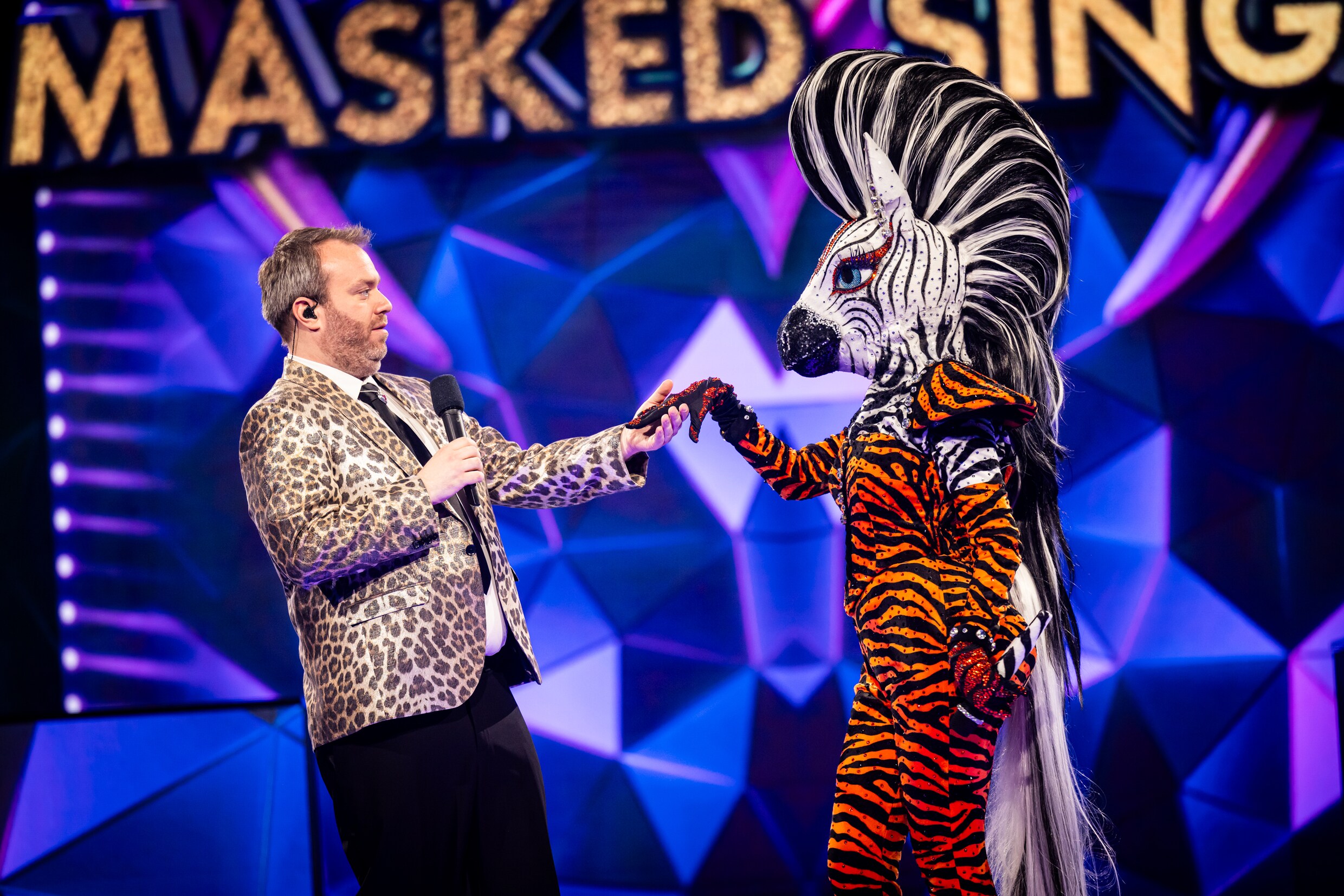 ‘Hebben de researchers van dit programma gewoon een telefoonboek ...