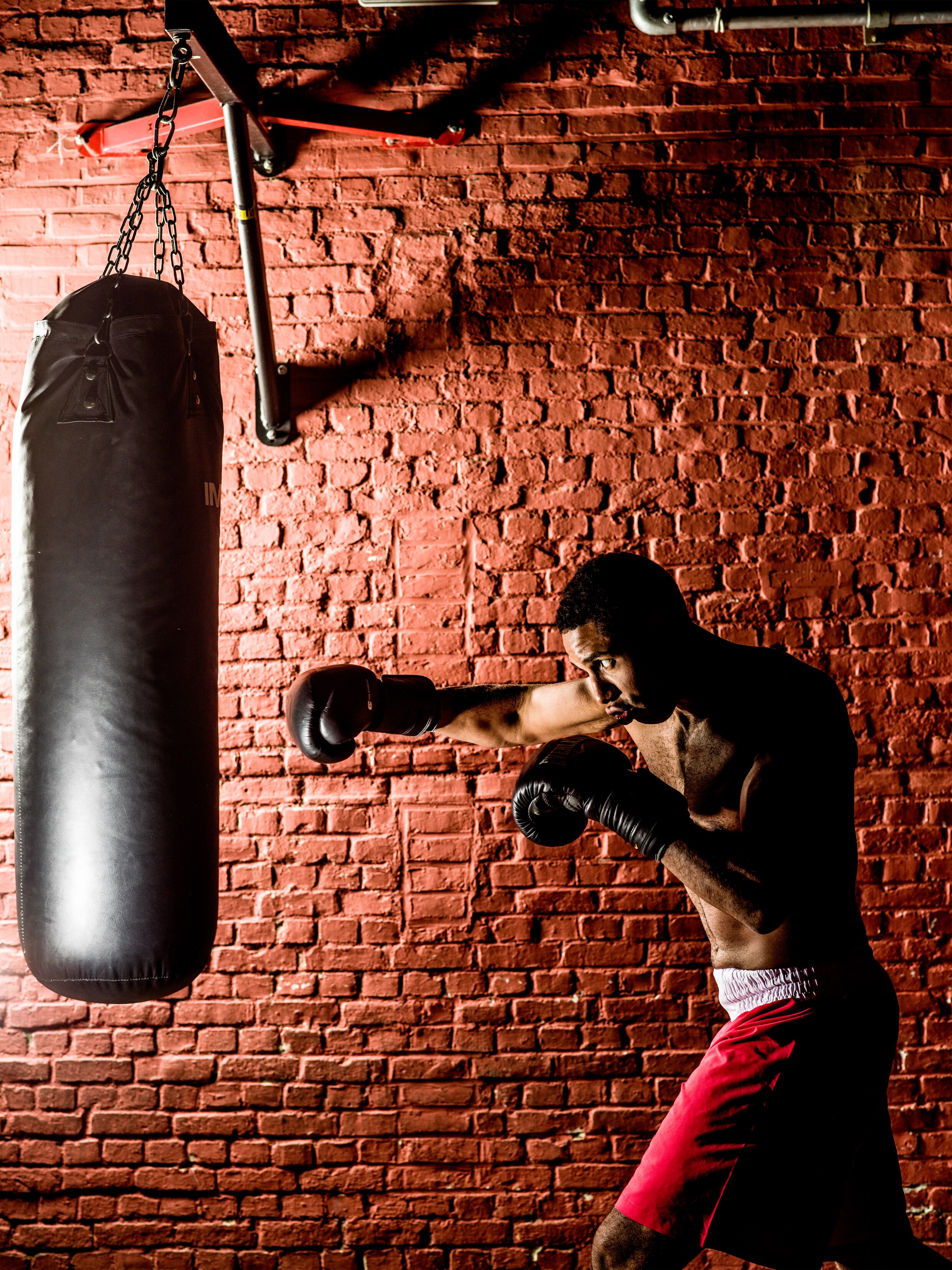 ‘Ik leidde niet het leven van een normale zestienjarige’: Victor ...