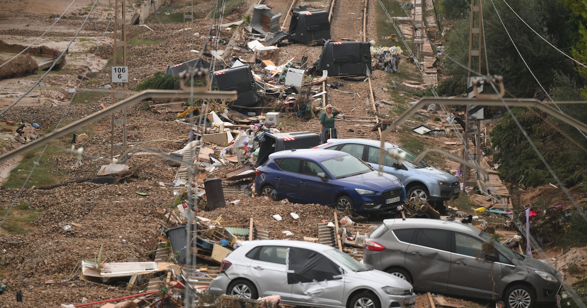 Dodental na overstromingen in Spanje stijgt tot boven de 200, code rood ...