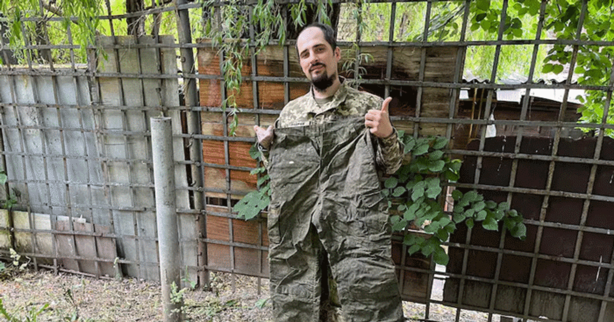 Voor 190 euro schoenen van een Russische militair? Oekraïners verkopen ...