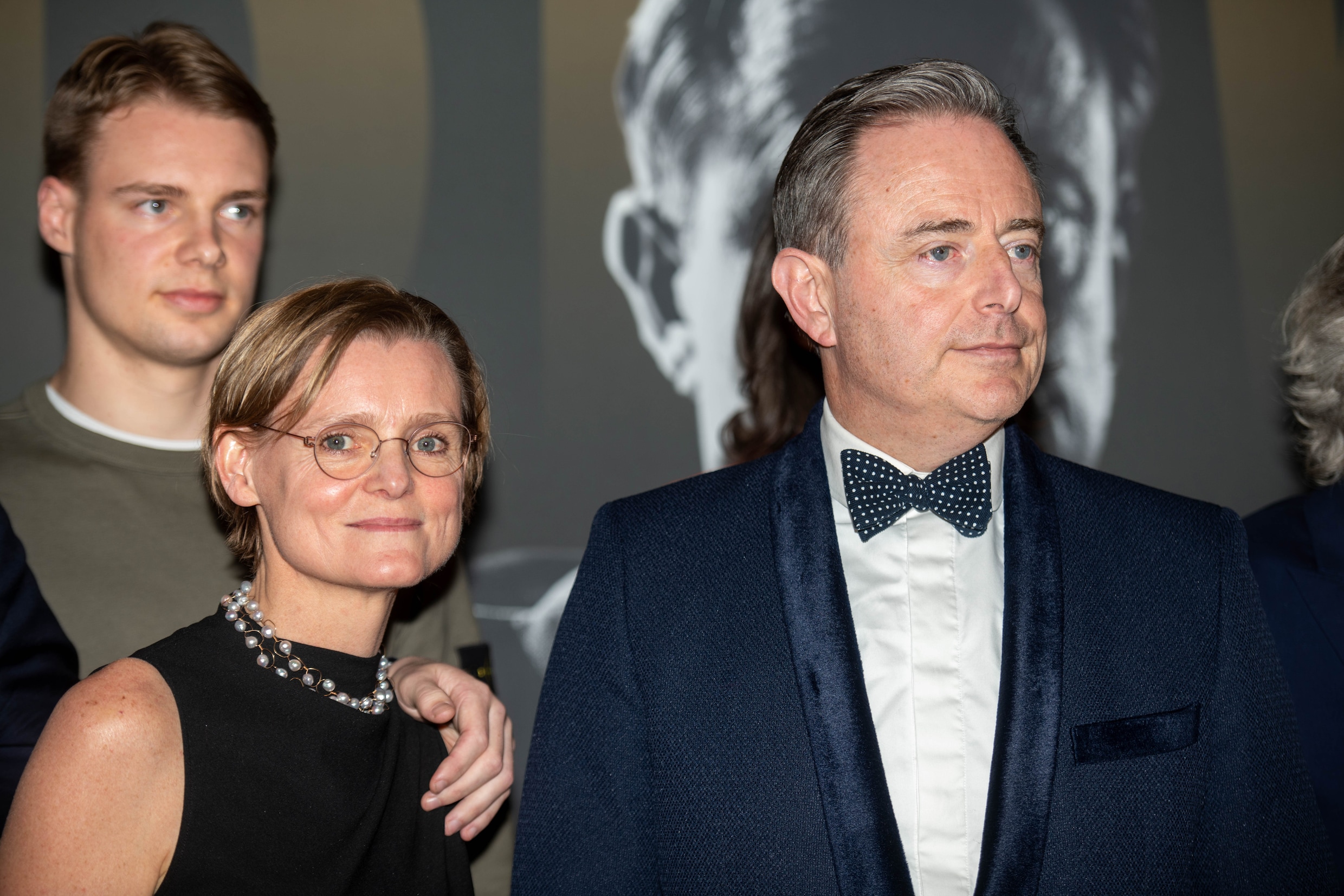 Veerle Hegge, de echtgenote van premier De Wever, brengt boek uit over ...