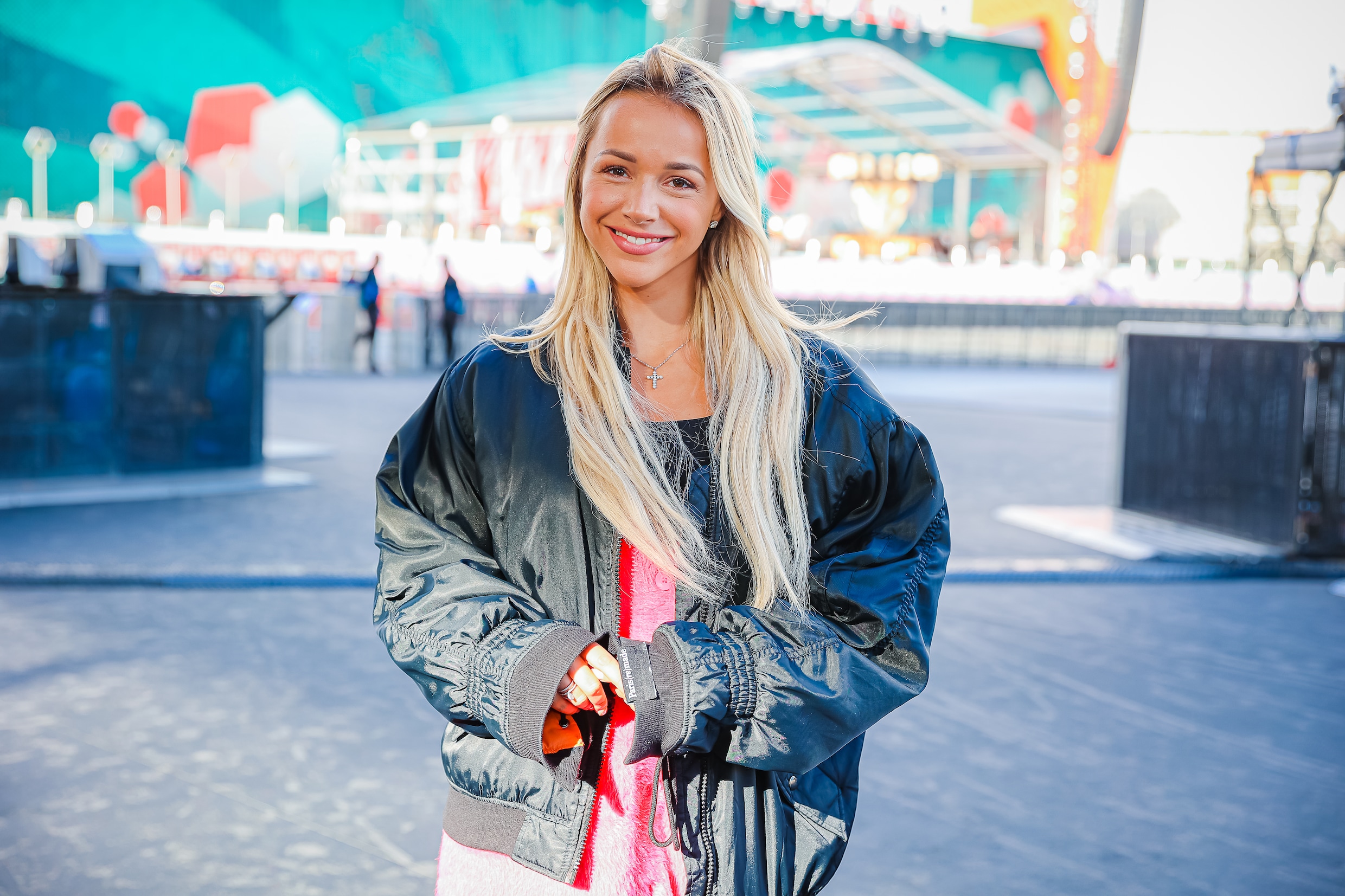 Zangeres Emma Heesters (28) heeft baarmoederhalskanker: ‘De afgelopen weken zijn intens geweest ...